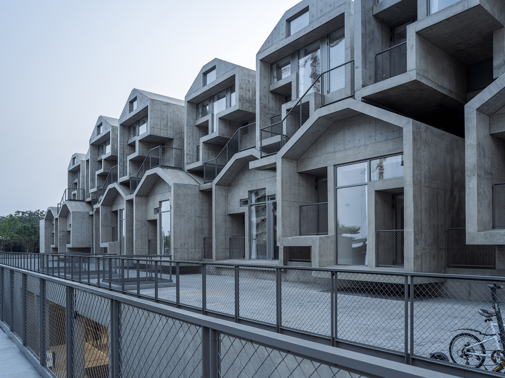 The Kennels by Atelier GOM - 谷德设计网