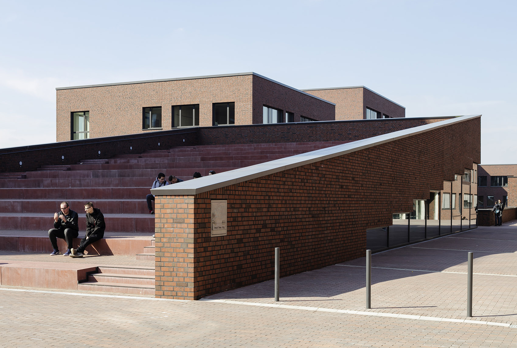 Dortmunder U-Centre for the Arts and Creativity & Vocational Colleges by Gerber Architekten - 谷德设计网