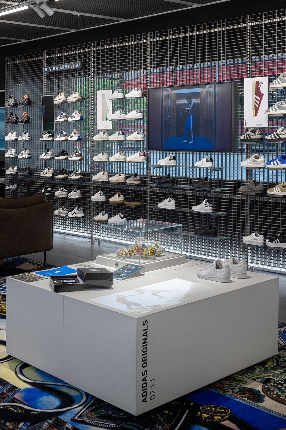 adidas Asia Pacific Flagship Seoul by Various Associates - 谷德设计网