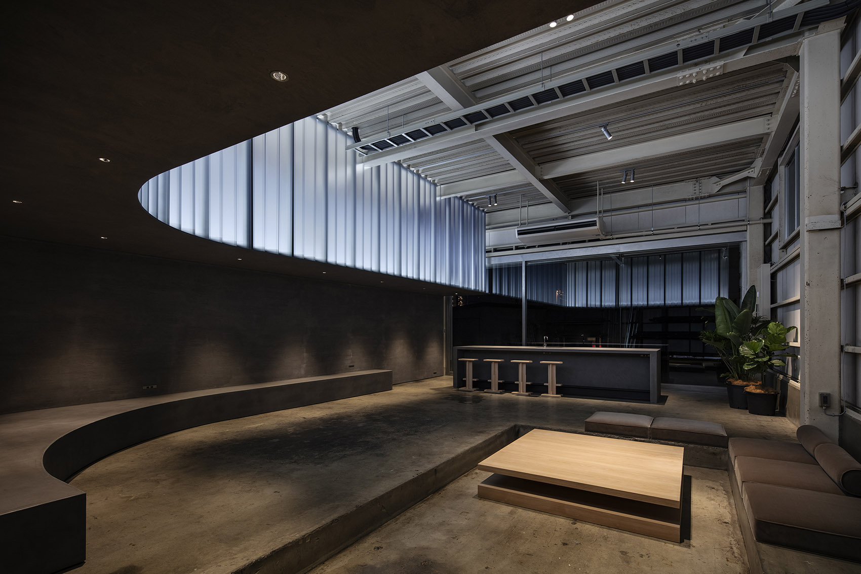 AQO Office by HYBE Design Team + TEKI DESIGN - 谷德设计网