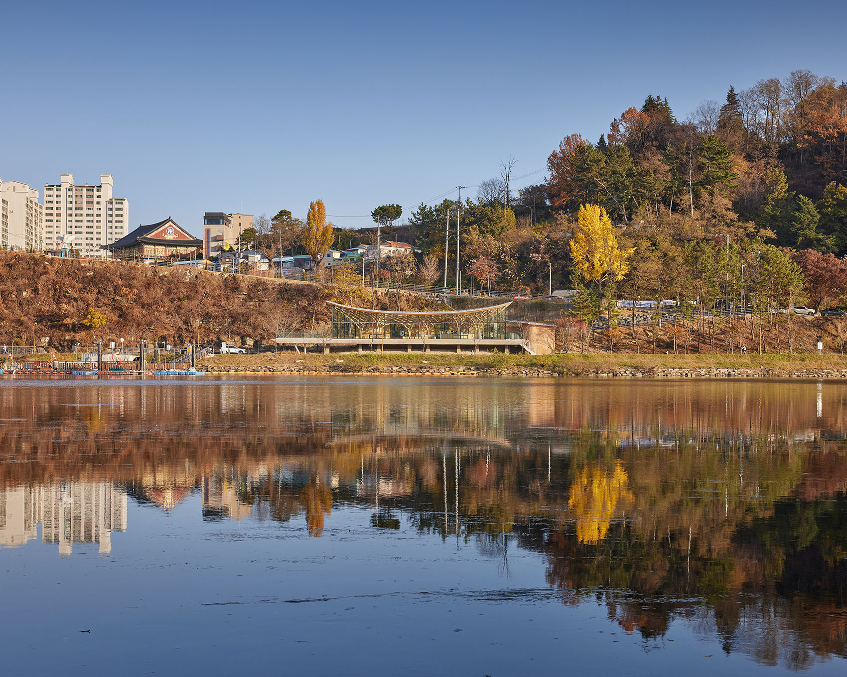 Pavilion of Floating Lights by JK-AR - 谷德设计网