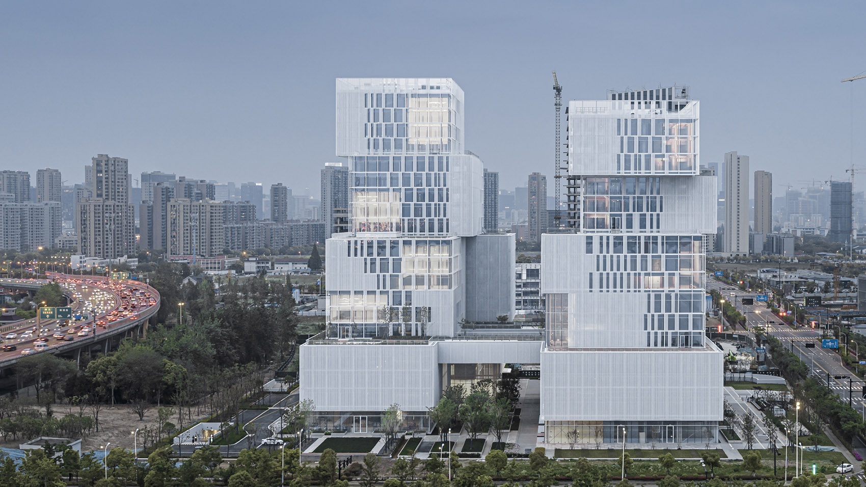 Modular Garden – Smart New World Innovation Center by gad - 谷德设计网