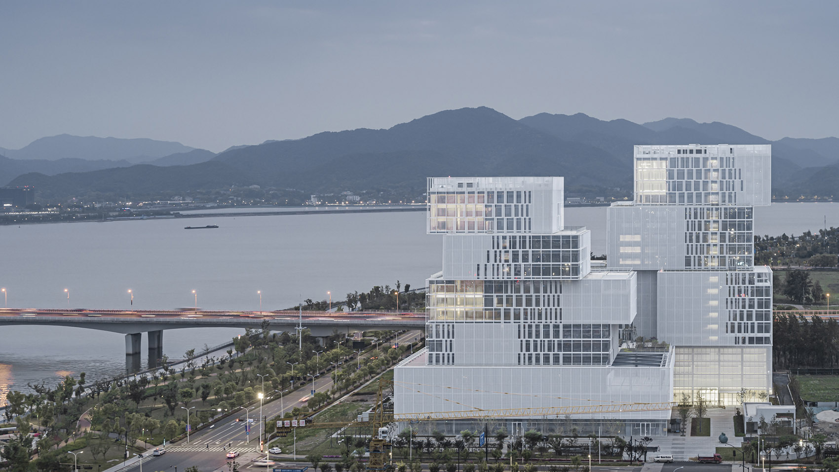 Modular Garden – Smart New World Innovation Center by gad - 谷德设计网