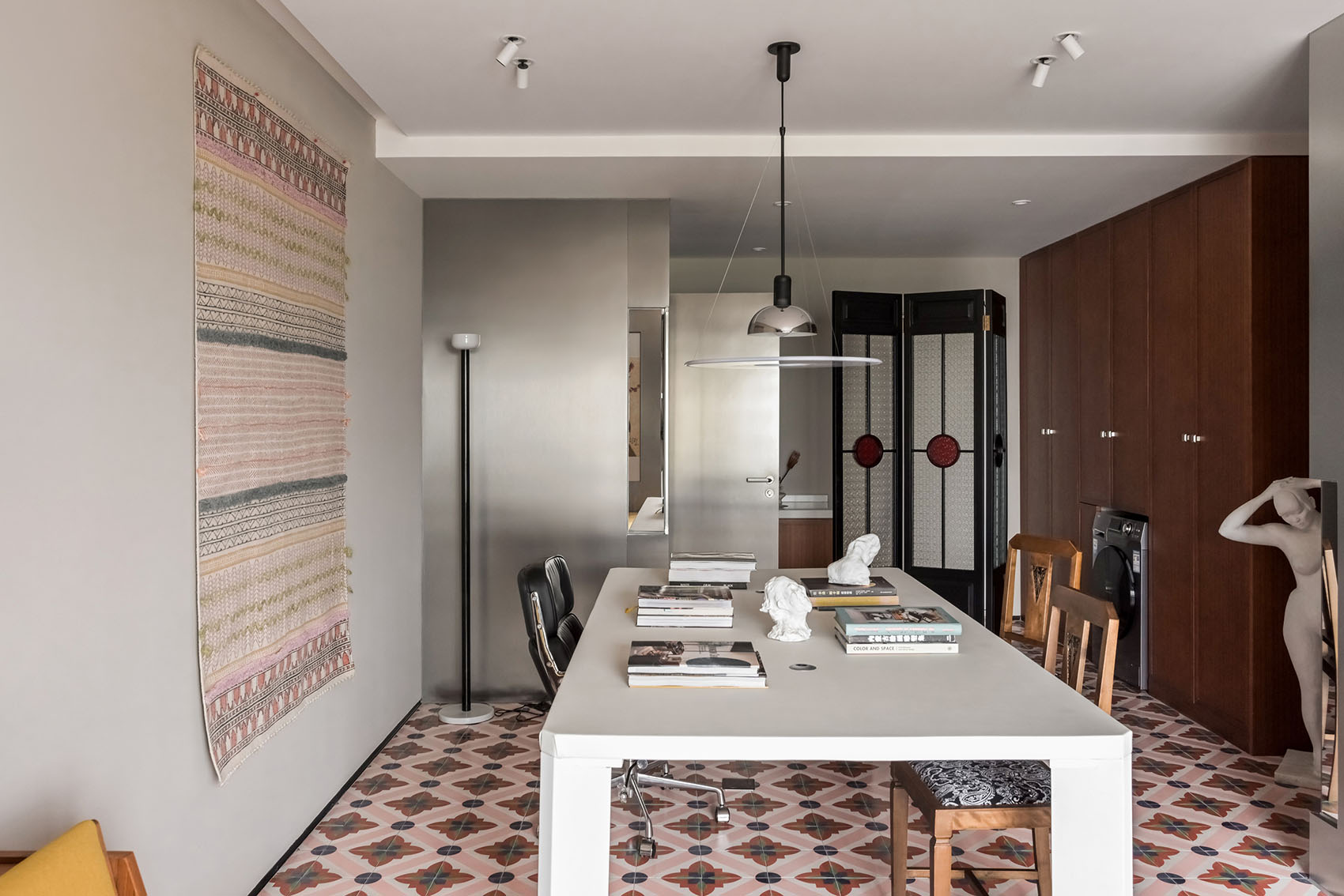 “The Metal Box”- Apartment Renovation by NA-DECO - 谷德设计网