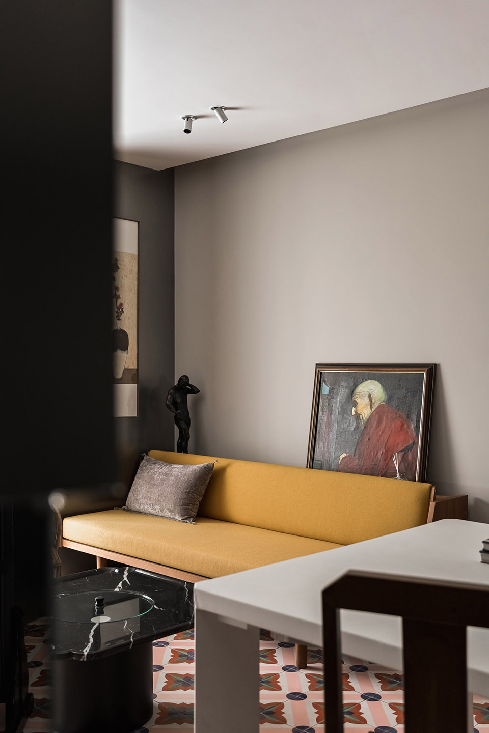 “The Metal Box”- Apartment Renovation by NA-DECO - 谷德设计网