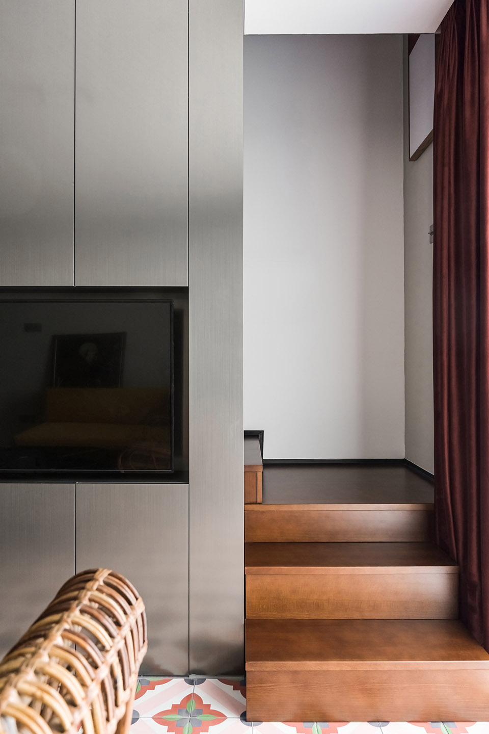 “The Metal Box”- Apartment Renovation by NA-DECO - 谷德设计网