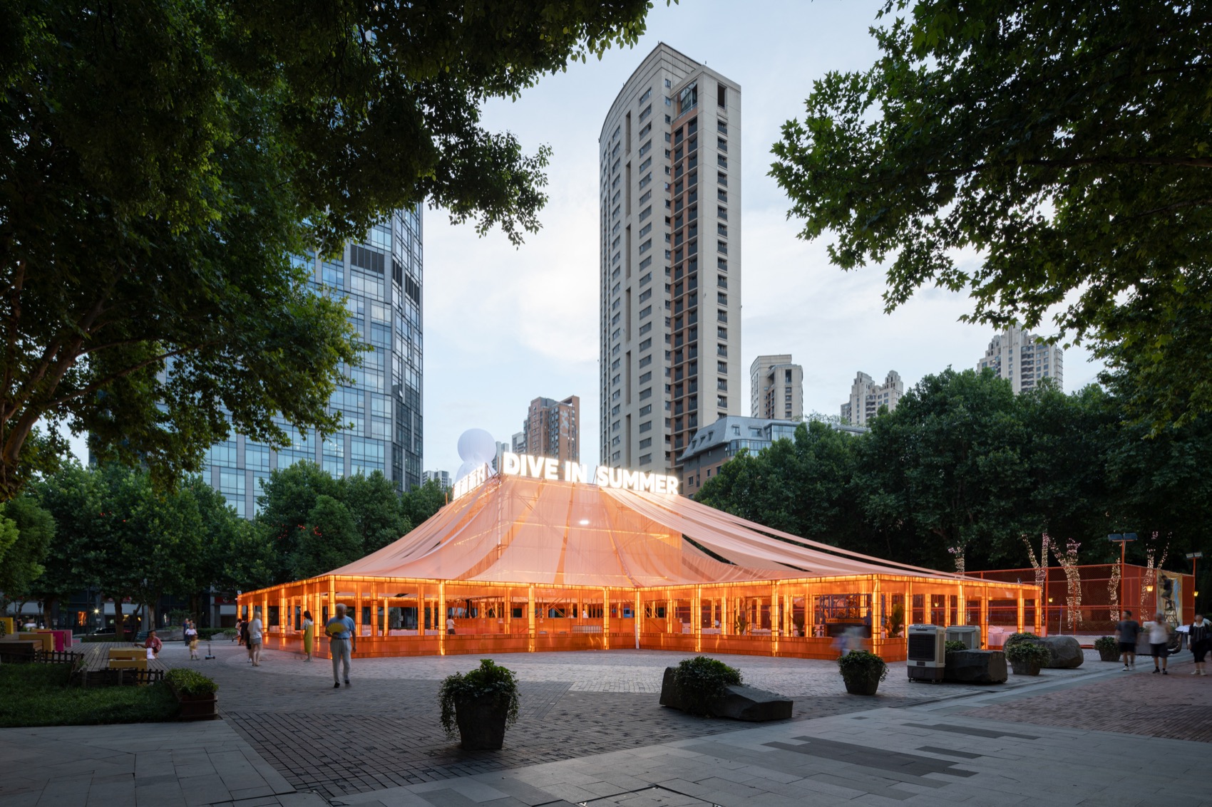 Wuhan Tiandi “DIVE IN SUMMER”by UAO - 谷德设计网