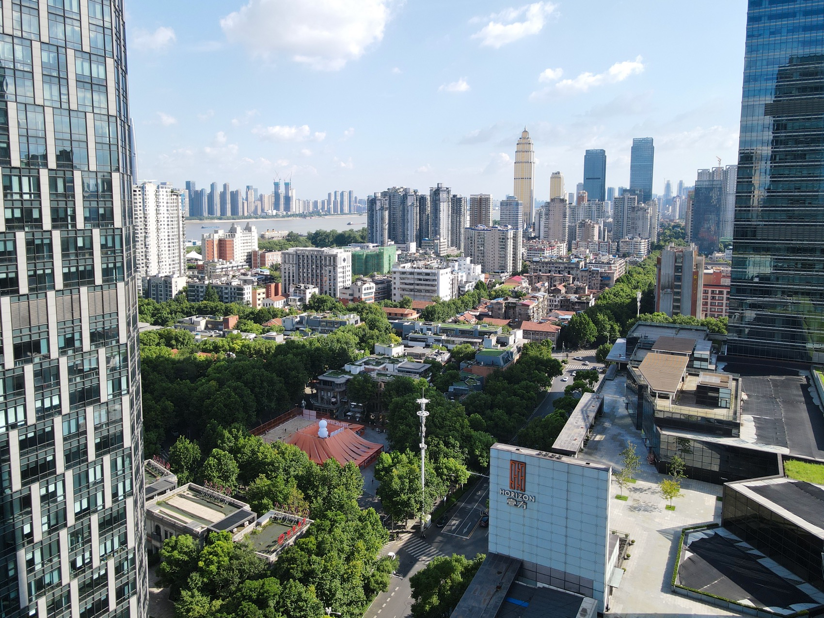 Wuhan Tiandi “DIVE IN SUMMER”by UAO - 谷德设计网