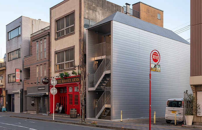 Pencil Building in Kumagaya by Sigma Construction Co., Ltd./Ono ...