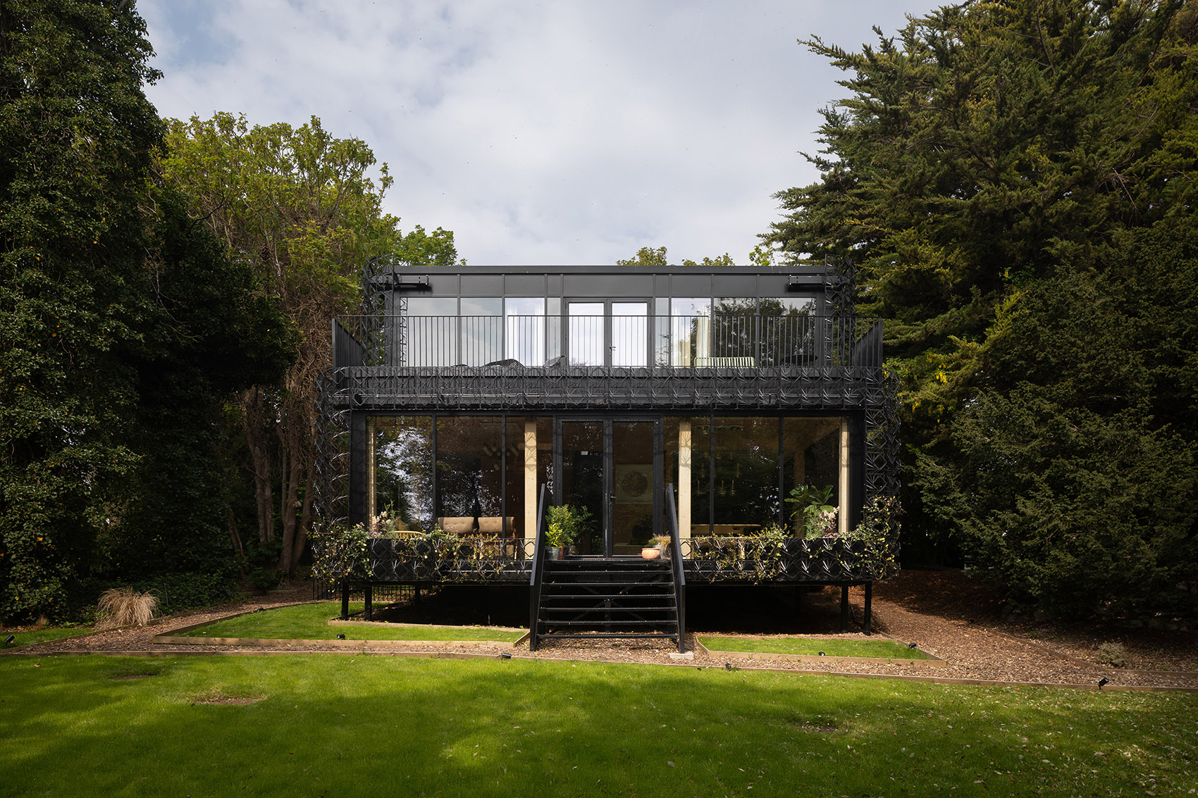 Woven House by Giles Miller Studio - 谷德设计网