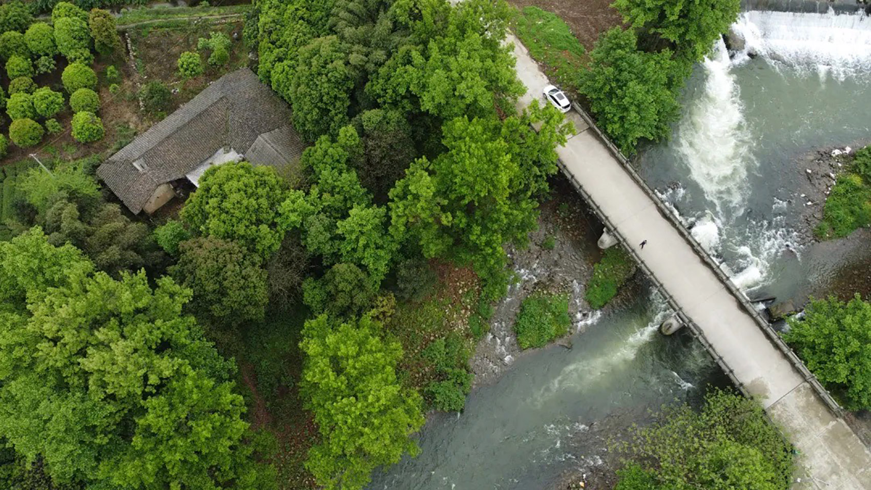 “Playground with Stream”, China by IDYL Studio - 谷德设计网