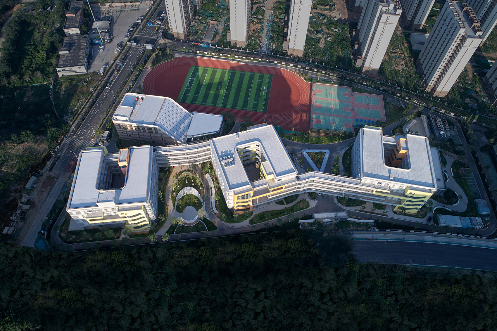 Beikang Junior High School Education Architecture Complex, Jinan by ...