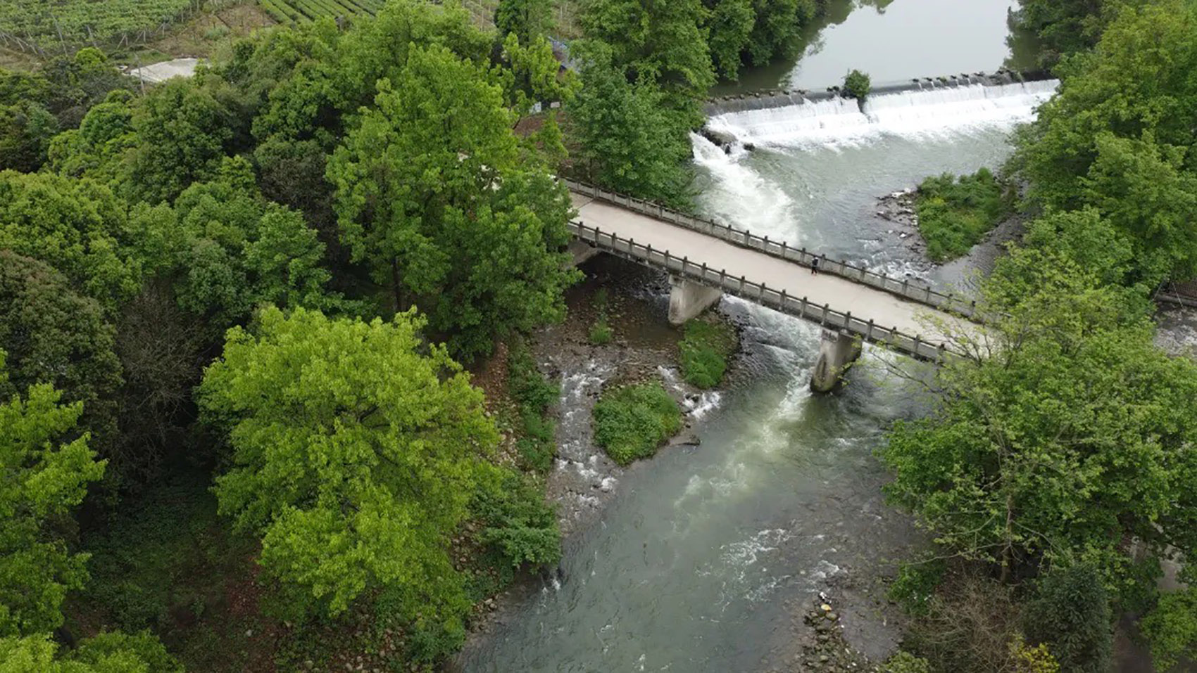 “Playground with Stream”, China by IDYL Studio - 谷德设计网