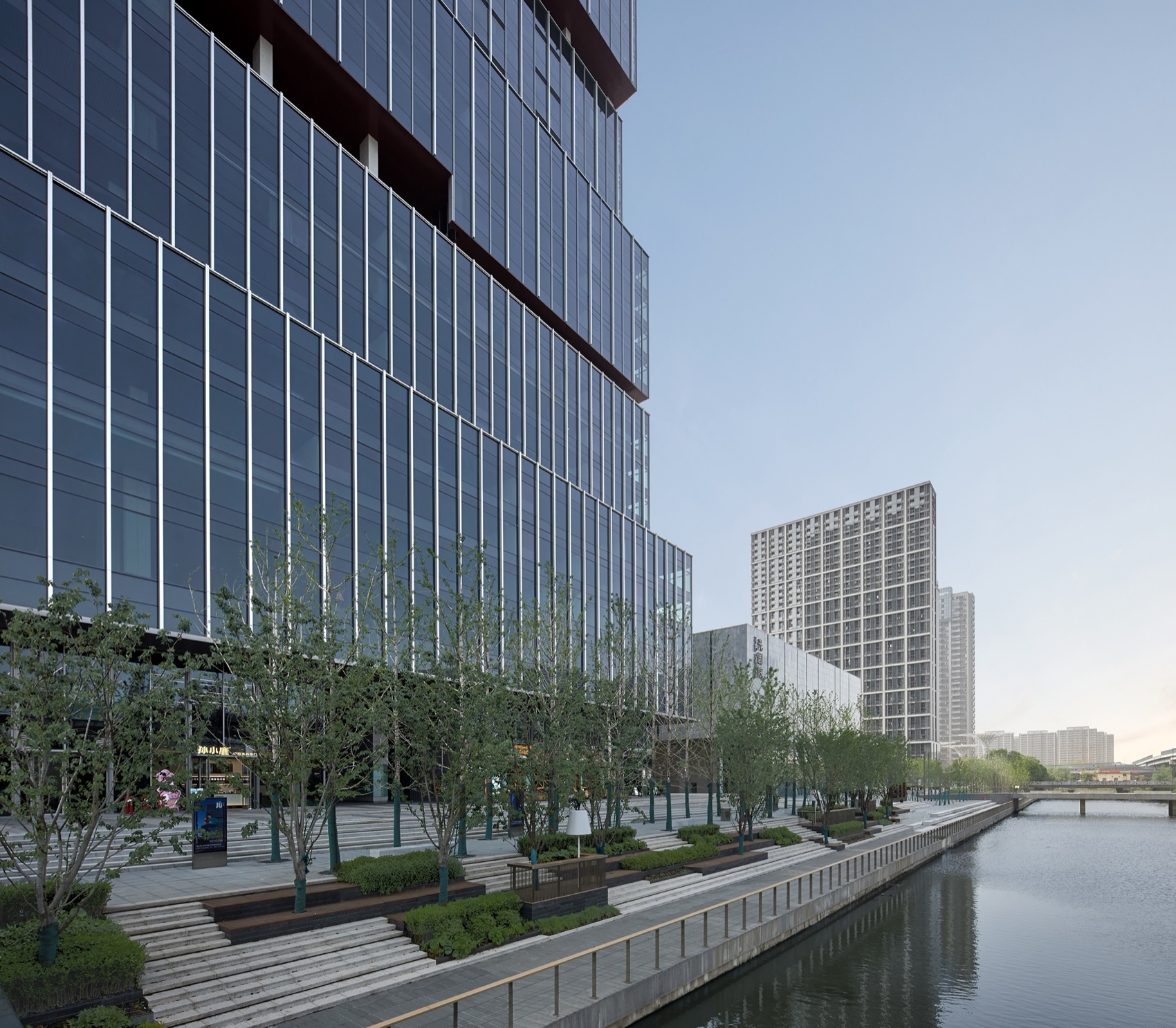 Vanke Liangzhu Center by AAI·LifeWay studio + NIKKEN SEKKEI LTD. - 谷德设计网