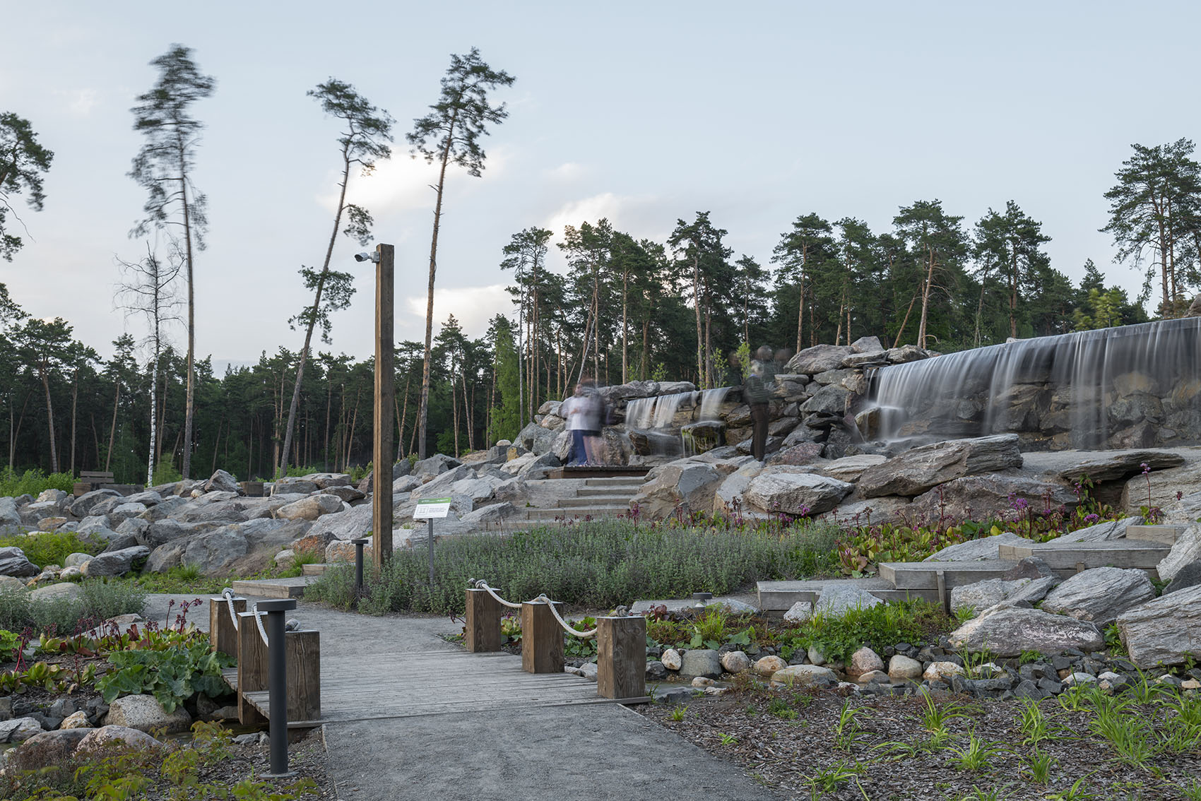 Malevich Park waterfall by Basis architectural bureau - 谷德设计网