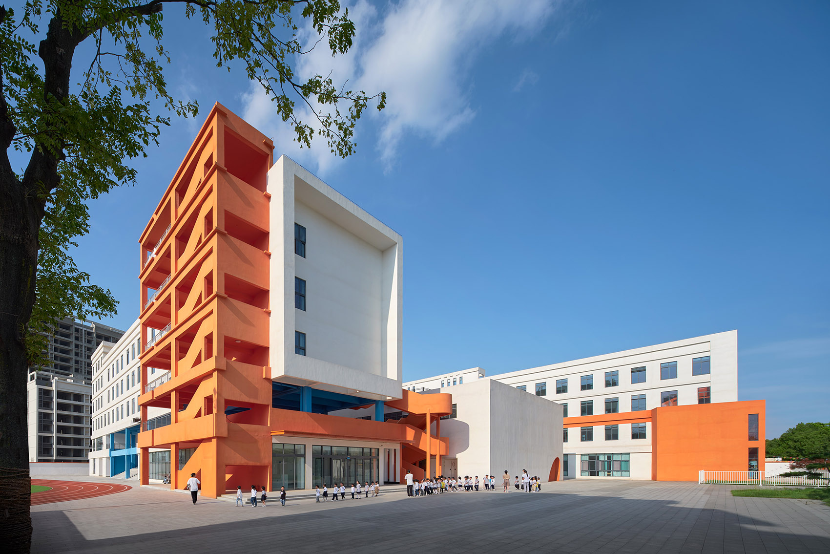 New School in the County, China by L&M Design Lab - 谷德设计网