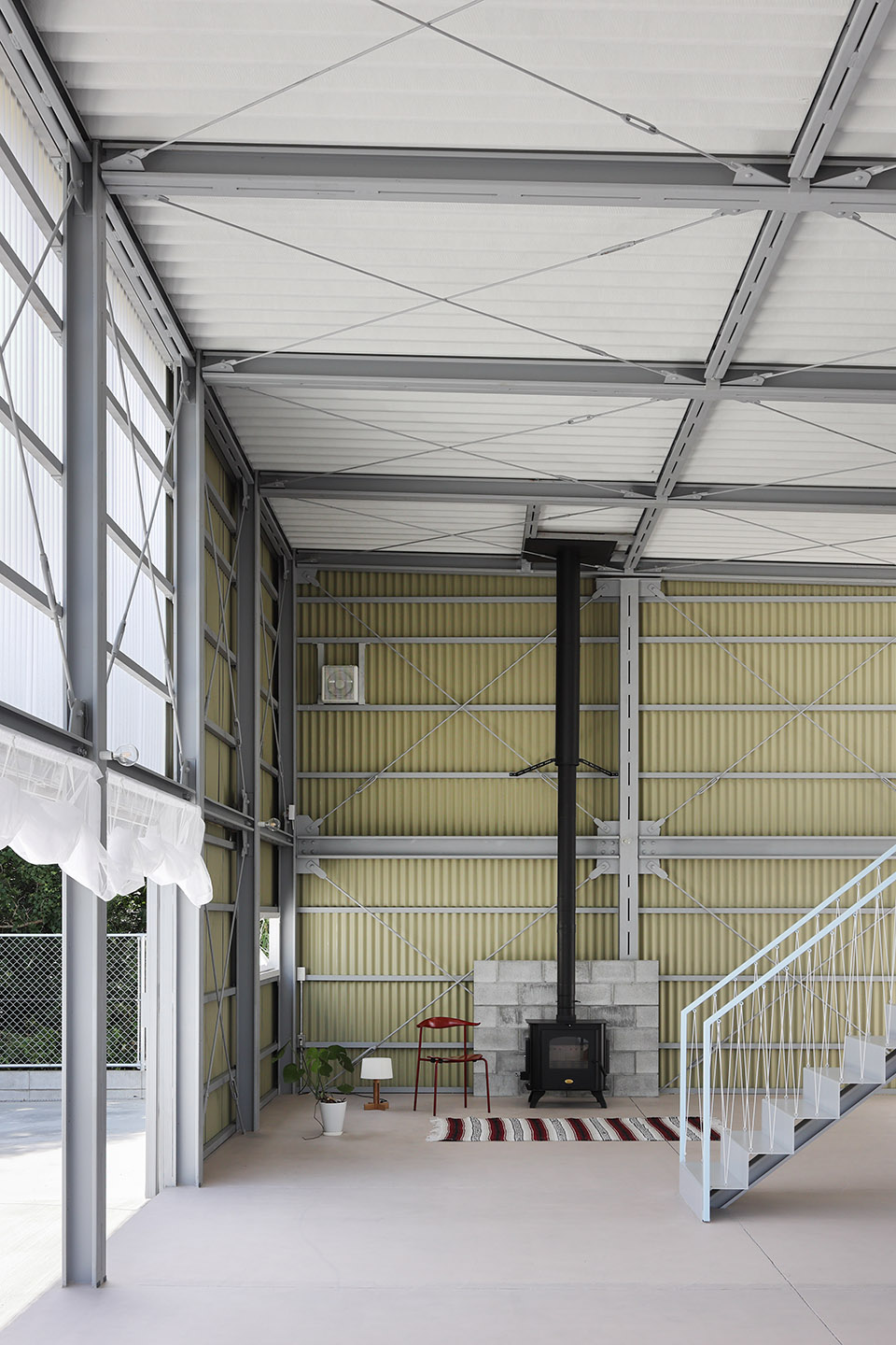 Warehouse Villa in Isumi by Ari Irie Architects - 谷德设计网