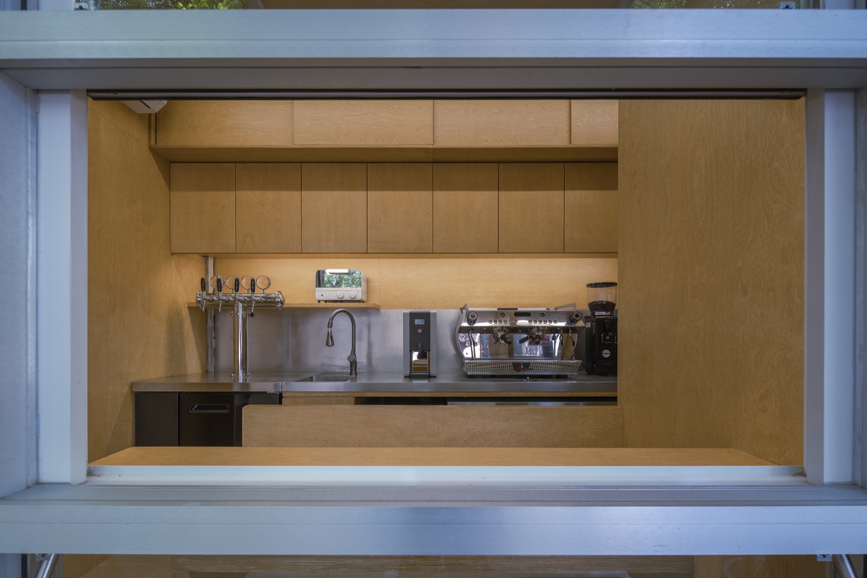 Cenchi Coffee Jiaodaokou shop by SpaceStation - 谷德设计网