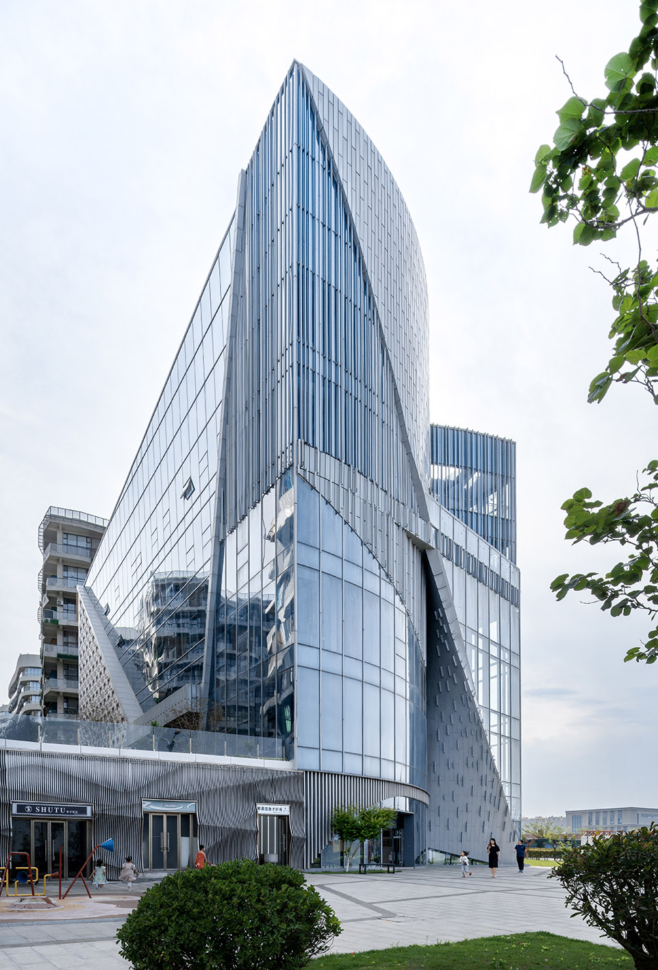 OMC Fashion Center by Atelier Alter Architects - 谷德设计网
