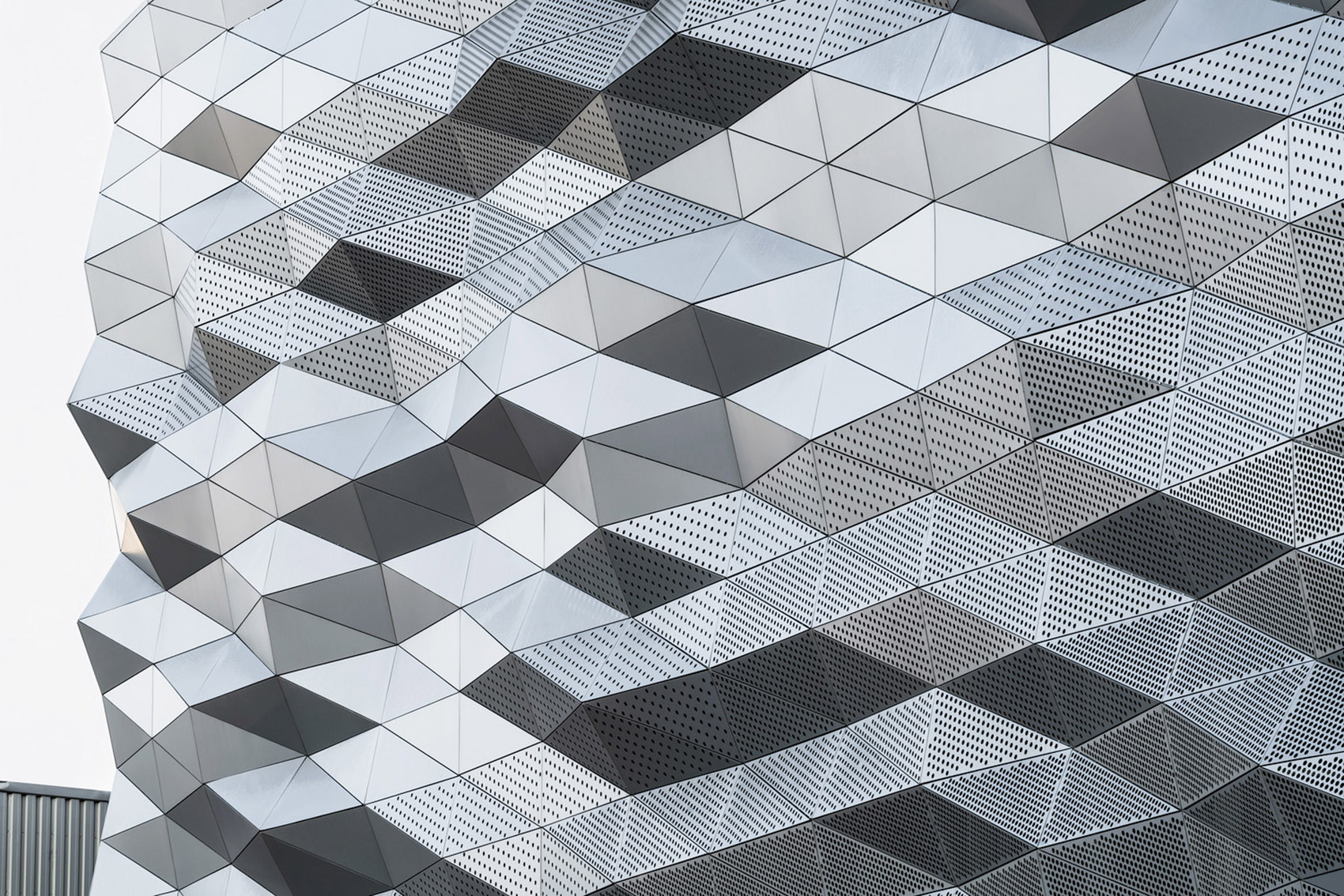 The Street Ratchada Permeable Shopping Center by Architectkidd - 谷德设计网