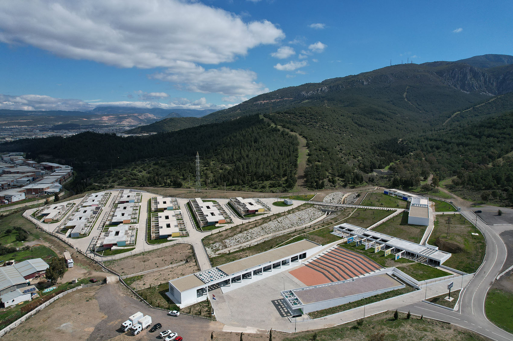 PAKO STREET ANIMALS SOCIAL LIFE CAMPUS by Mert Uslu Architecture - 谷德设计网