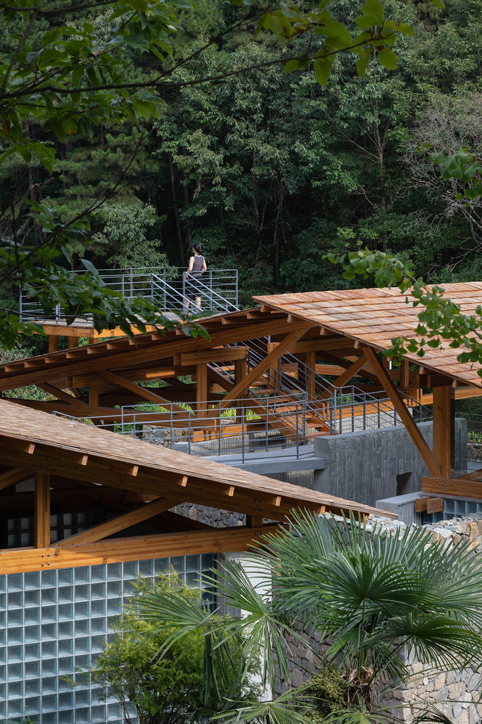 Multifunctional Service Center of Liuba Mountain Scenic Area by Shulin ...