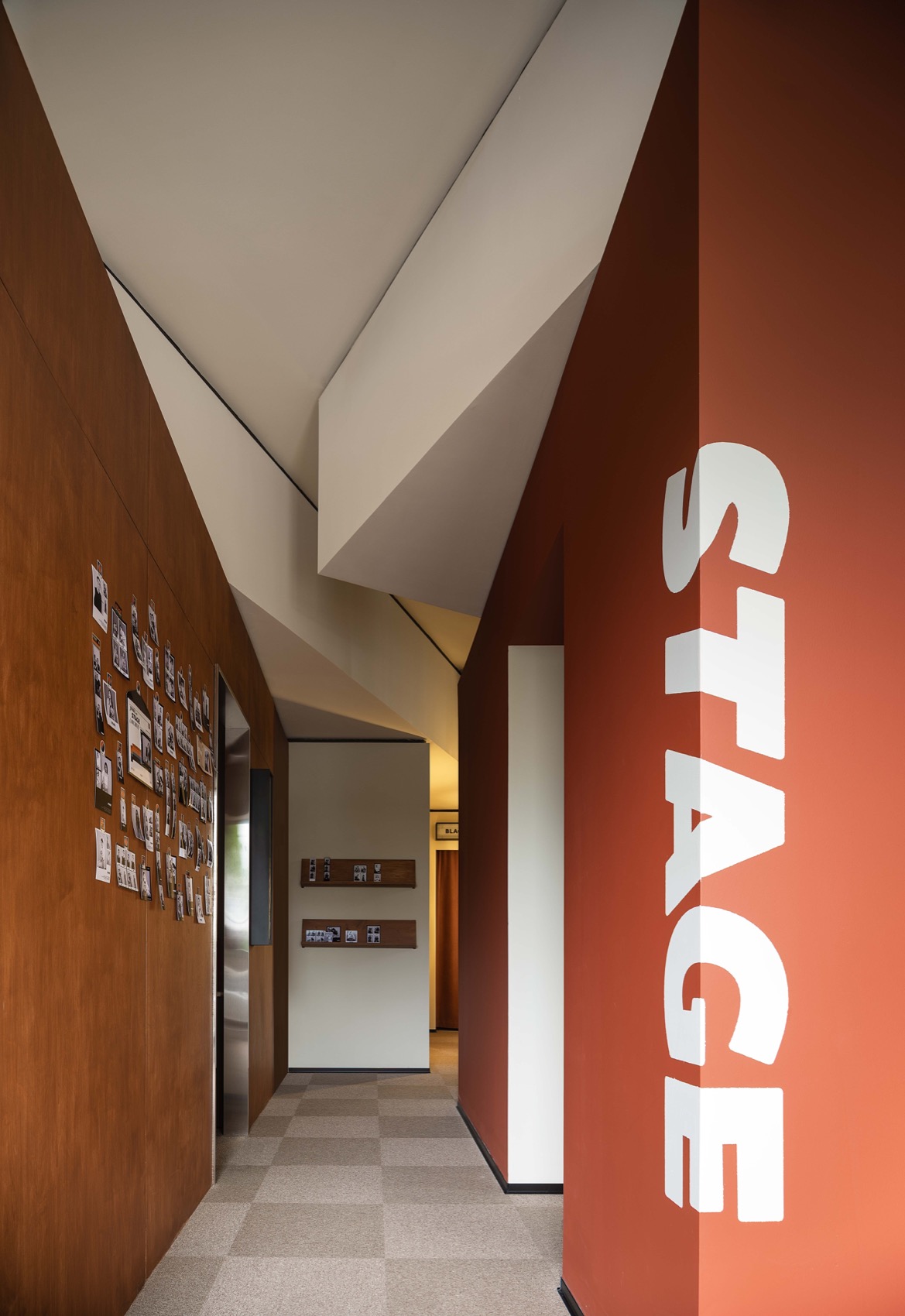 STAGE Self-service Photo Gallery by ENDLESS DESIGN - 谷德设计网