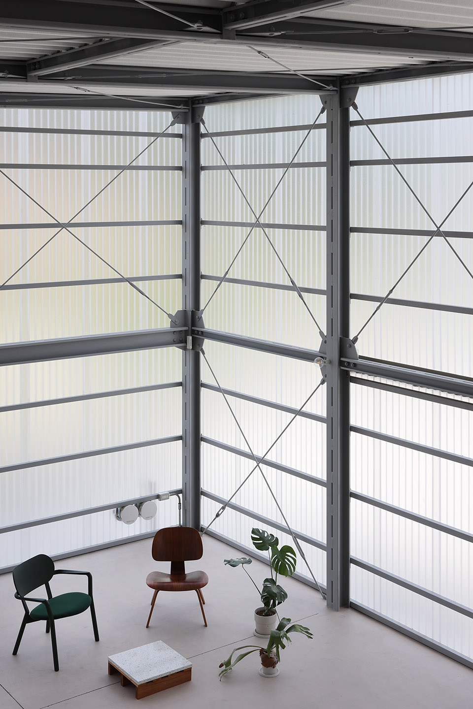 Warehouse Villa in Isumi by Ari Irie Architects - 谷德设计网