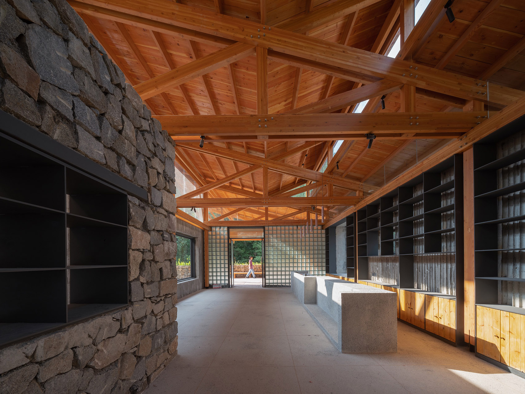 Multifunctional Service Center of Liuba Mountain Scenic Area by Shulin ...