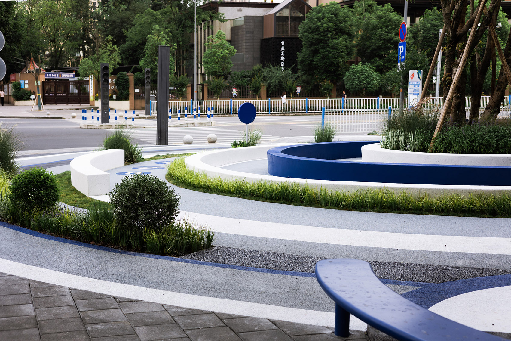 High-Tech Quantum Pocket Park by 10Design - 谷德设计网