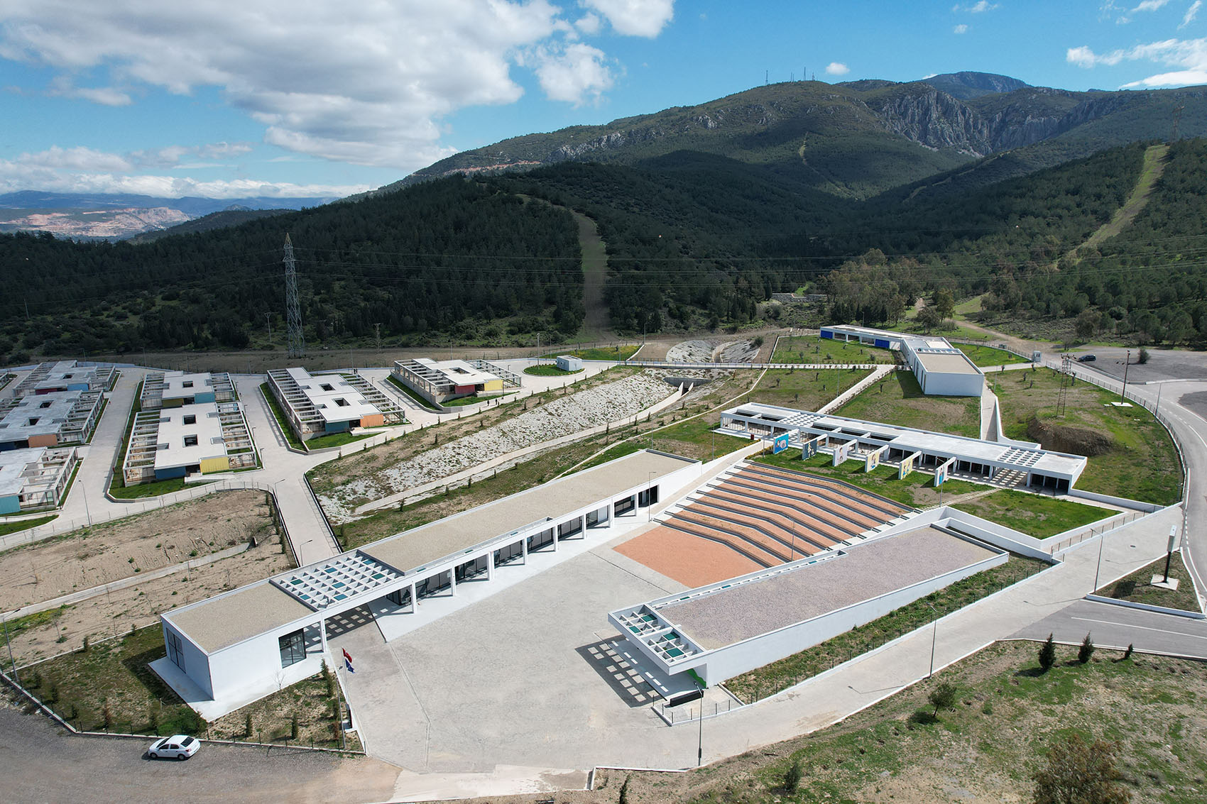 PAKO STREET ANIMALS SOCIAL LIFE CAMPUS by Mert Uslu Architecture - 谷德设计网