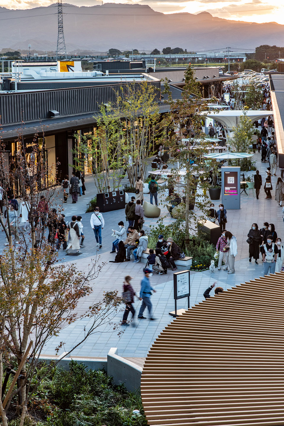 Fukaya-Hanazono Premium Outlets ® by Mitsubishi Jisho Design Inc. - 谷德设计网