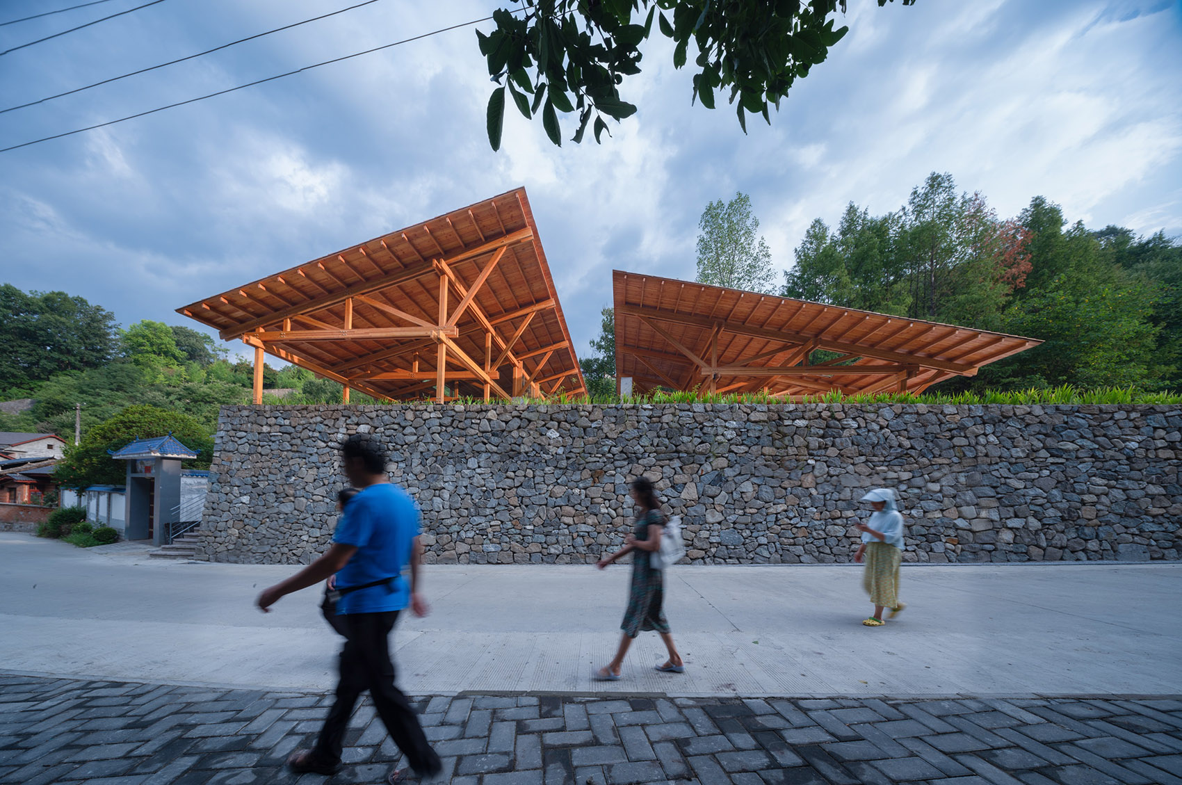 Multifunctional Service Center of Liuba Mountain Scenic Area by Shulin ...
