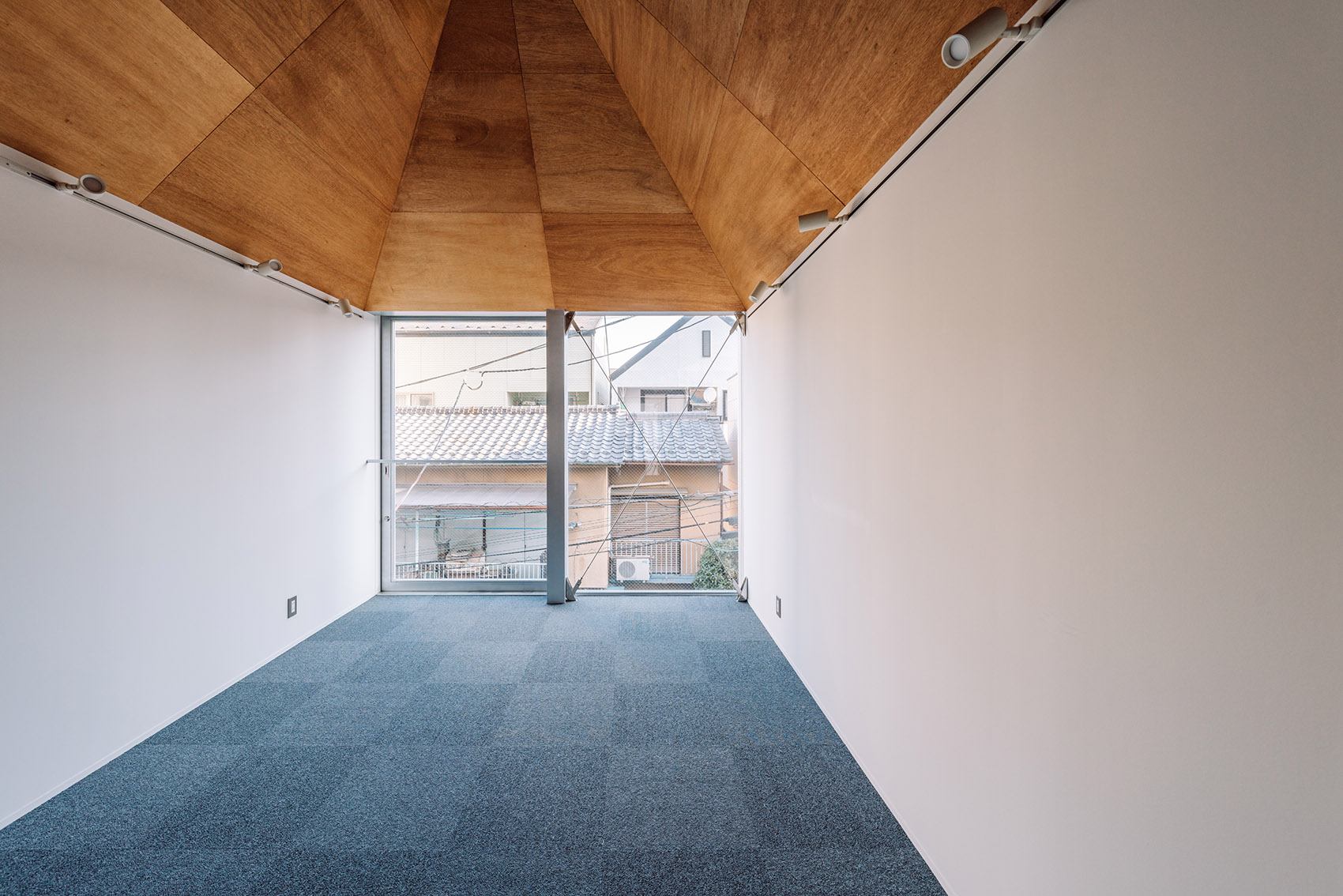 Pencil Building in Kumagaya by Sigma Construction Co., Ltd./Ono ...