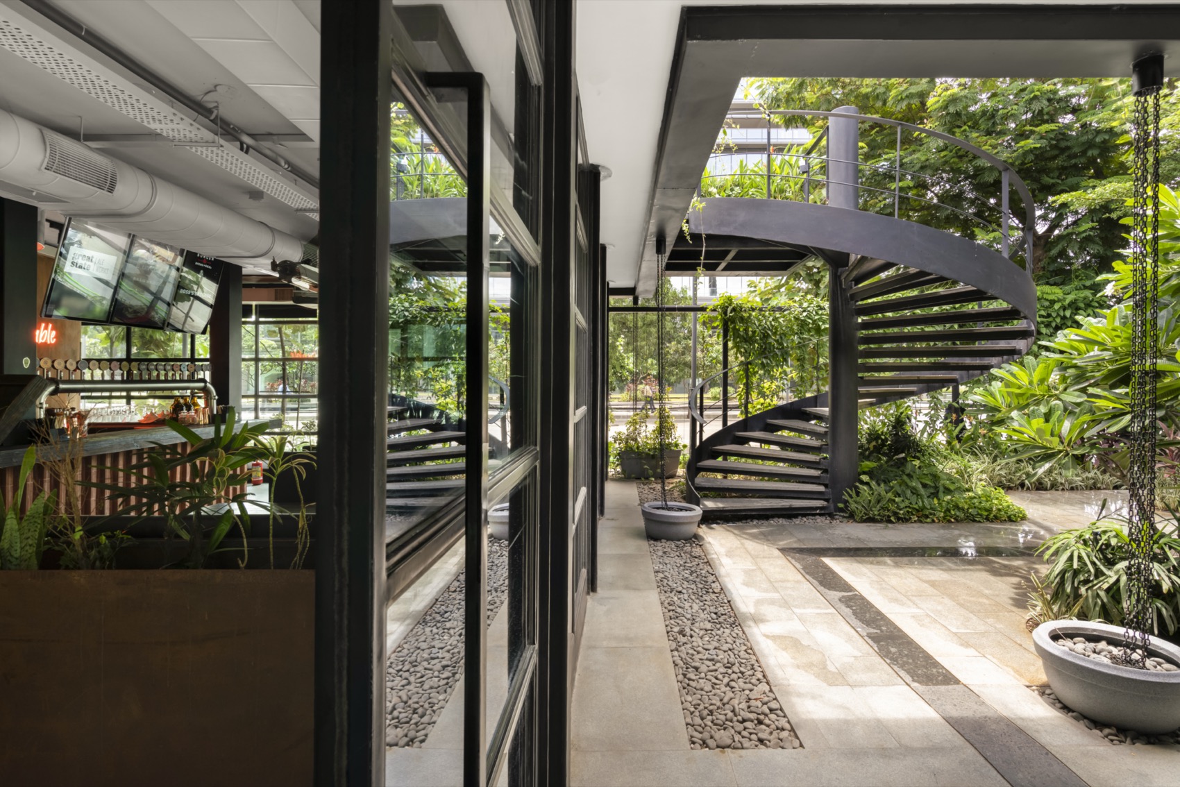 Beer Garden by Studio Lotus - 谷德设计网