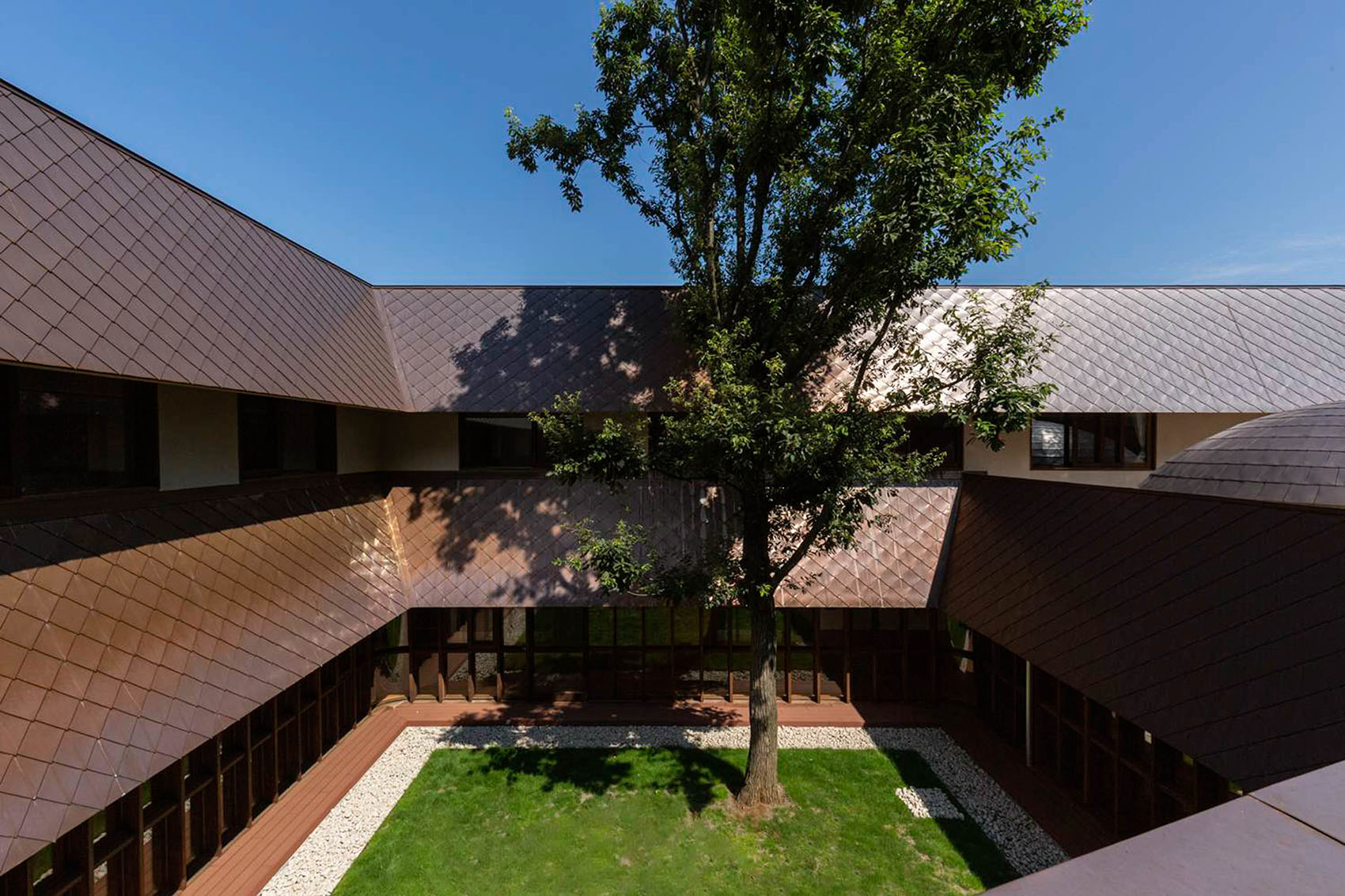 SLP CENTER ARC by HIBINOSEKKEI + FUKUSHIKEN - 谷德设计网