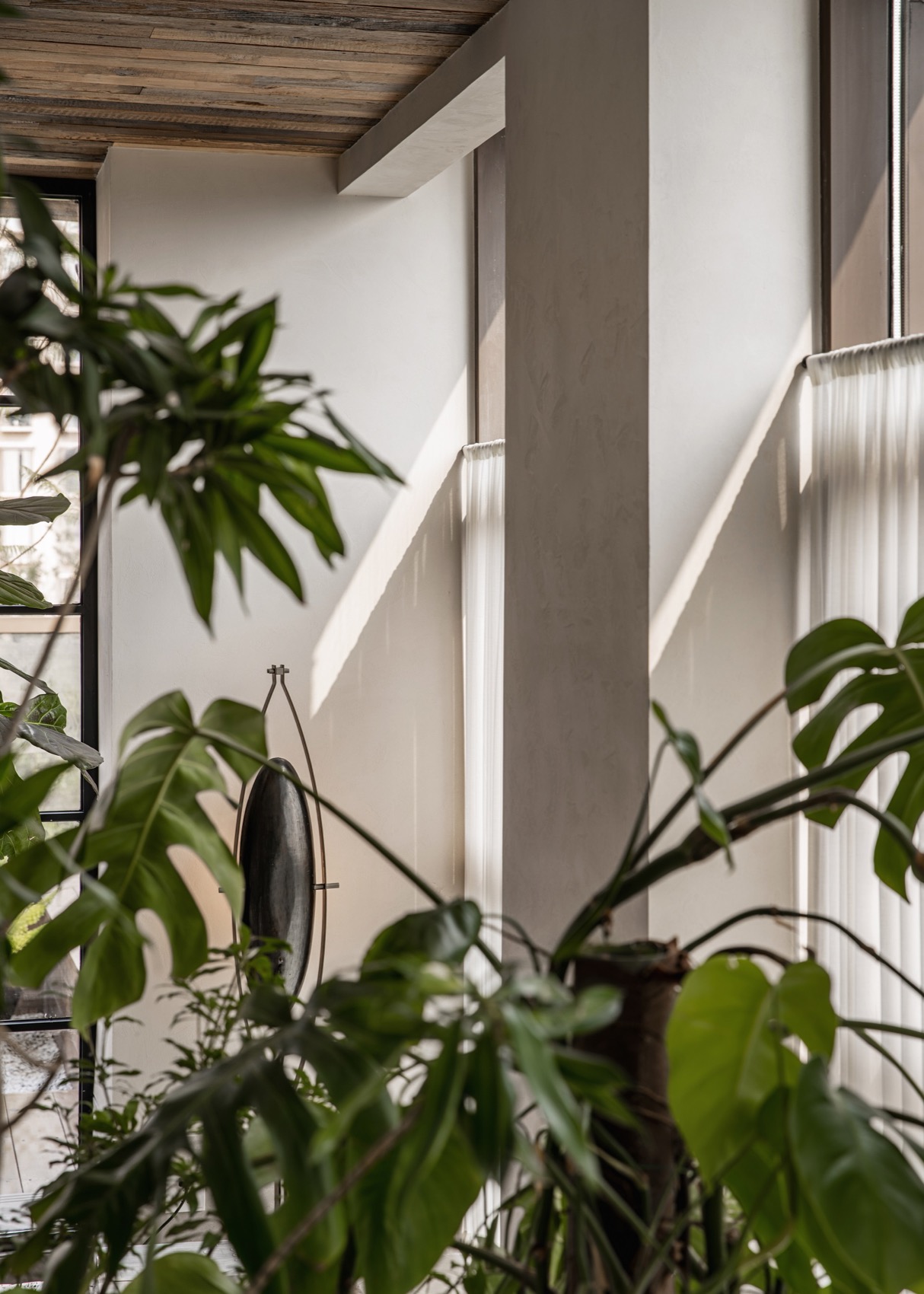 Hello White Yoga by Geemo Design - 谷德设计网