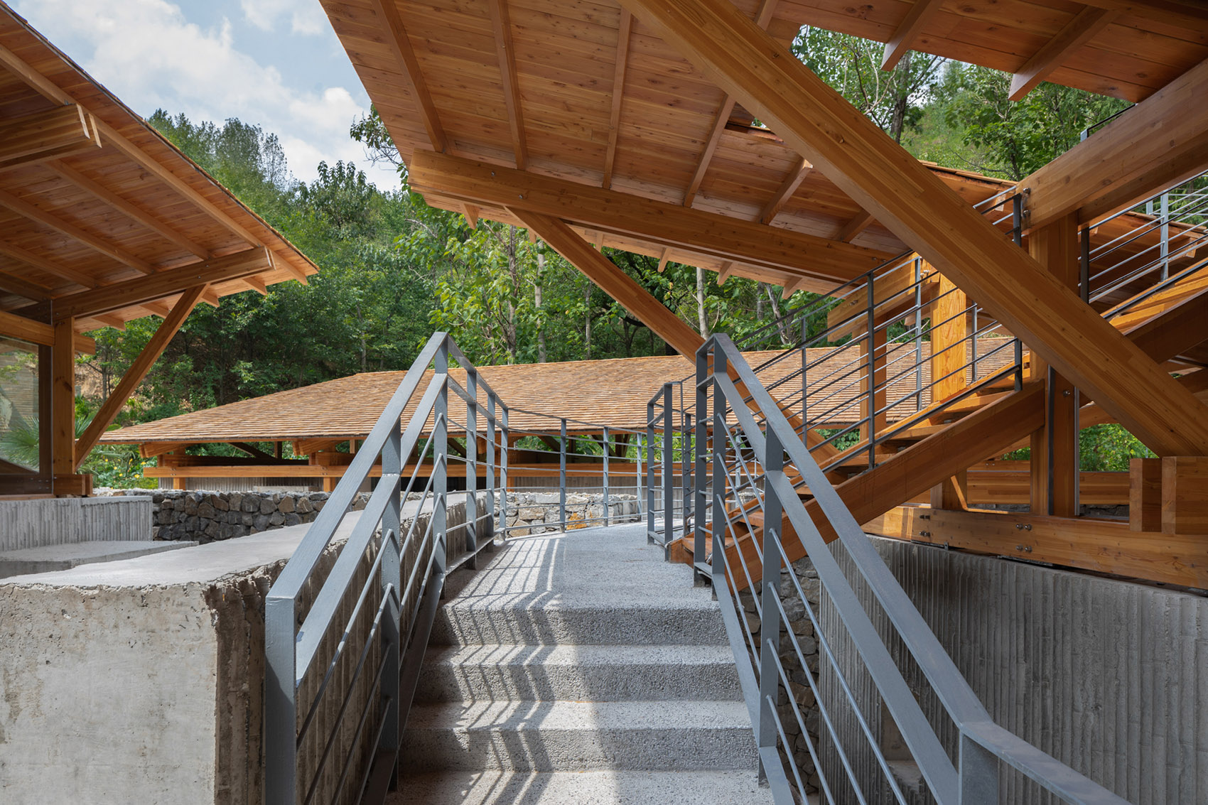 Multifunctional Service Center of Liuba Mountain Scenic Area by Shulin ...