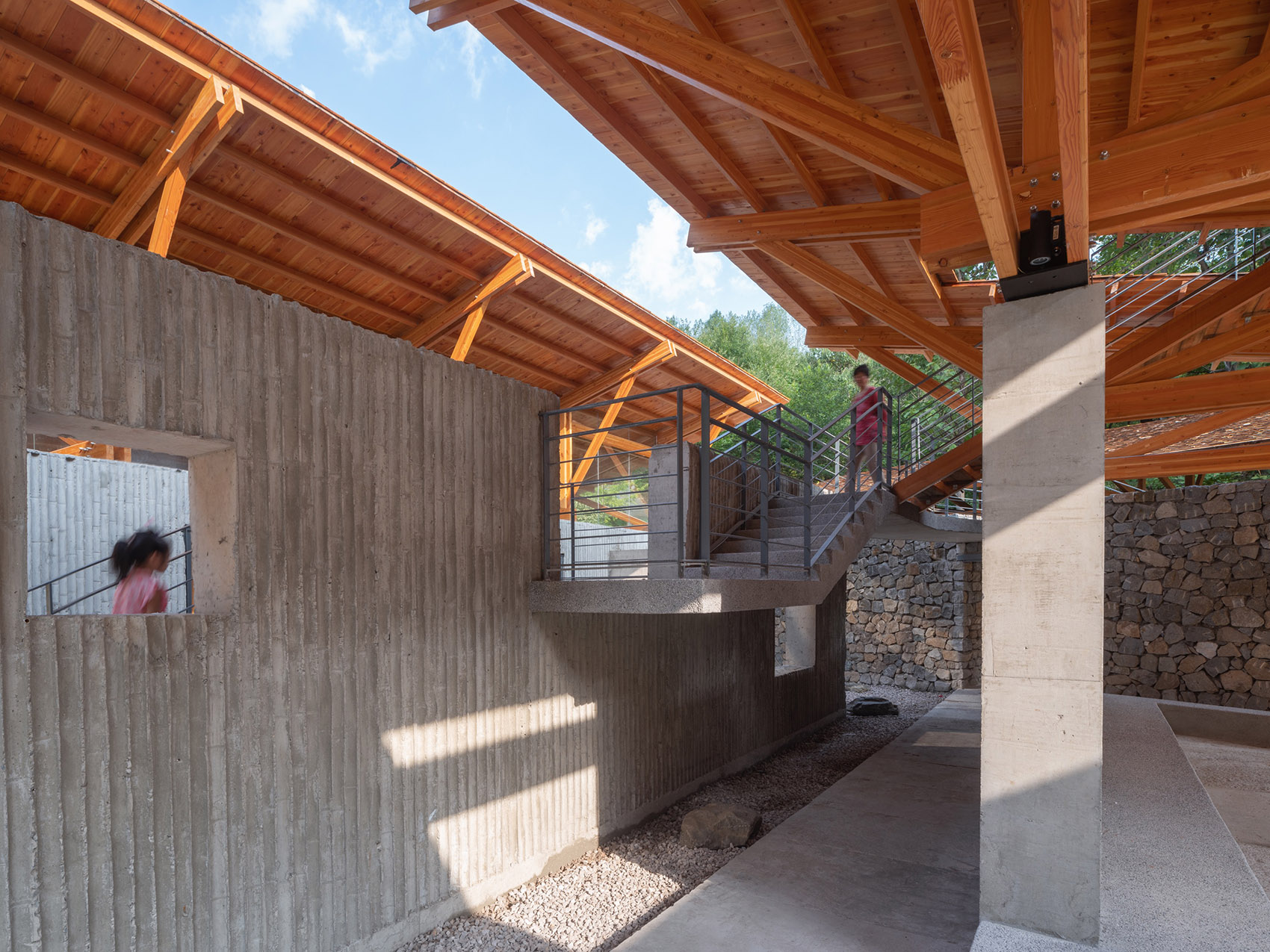 Multifunctional Service Center of Liuba Mountain Scenic Area by Shulin ...