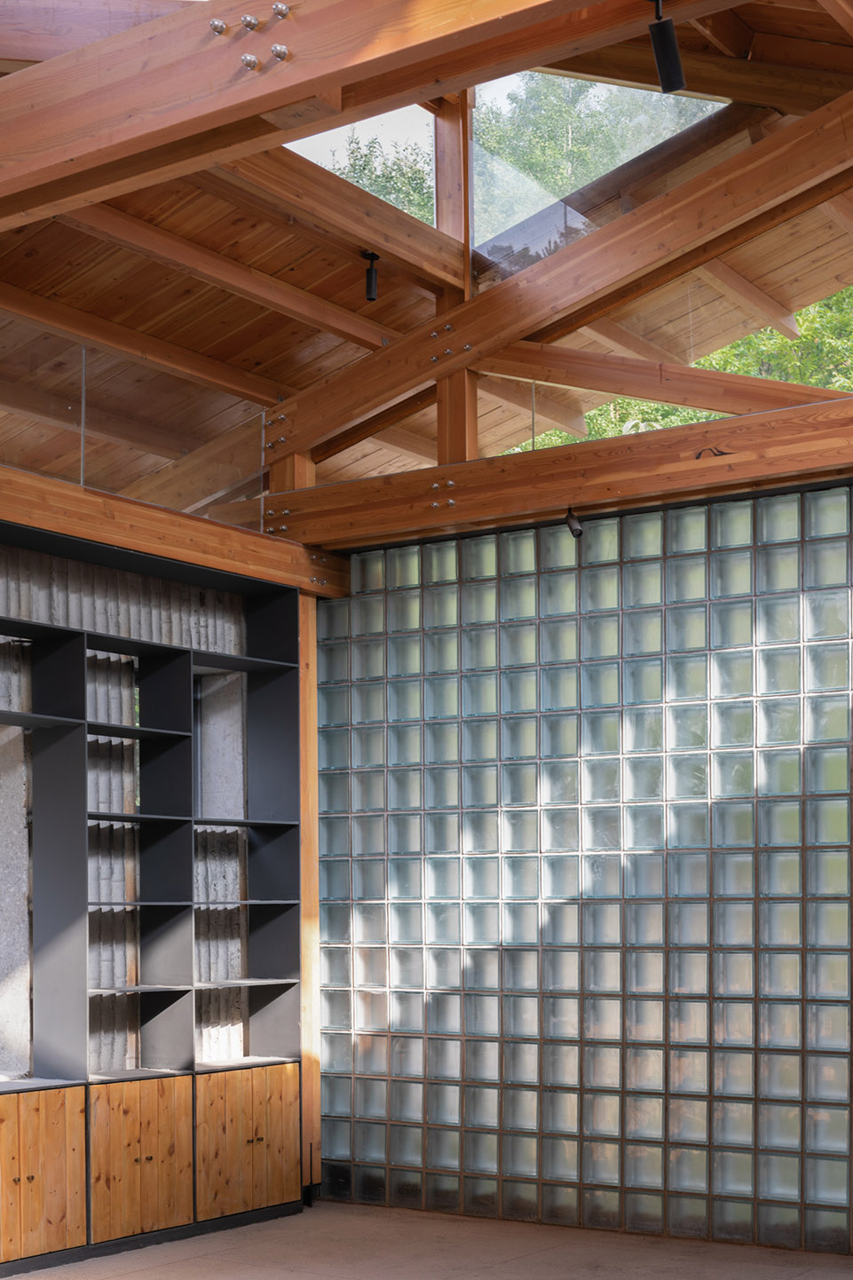 Multifunctional Service Center of Liuba Mountain Scenic Area by Shulin ...