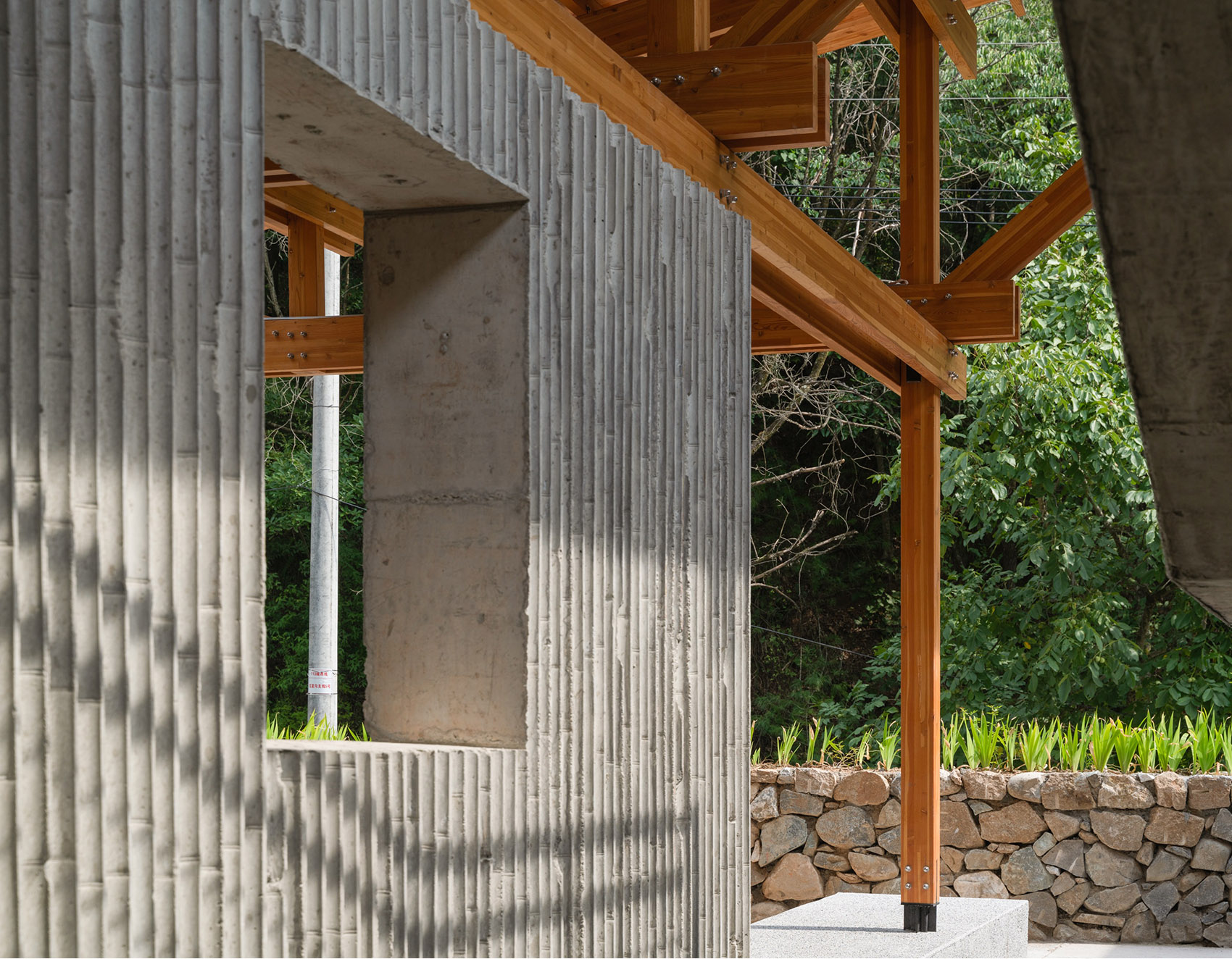 Multifunctional Service Center of Liuba Mountain Scenic Area by Shulin ...