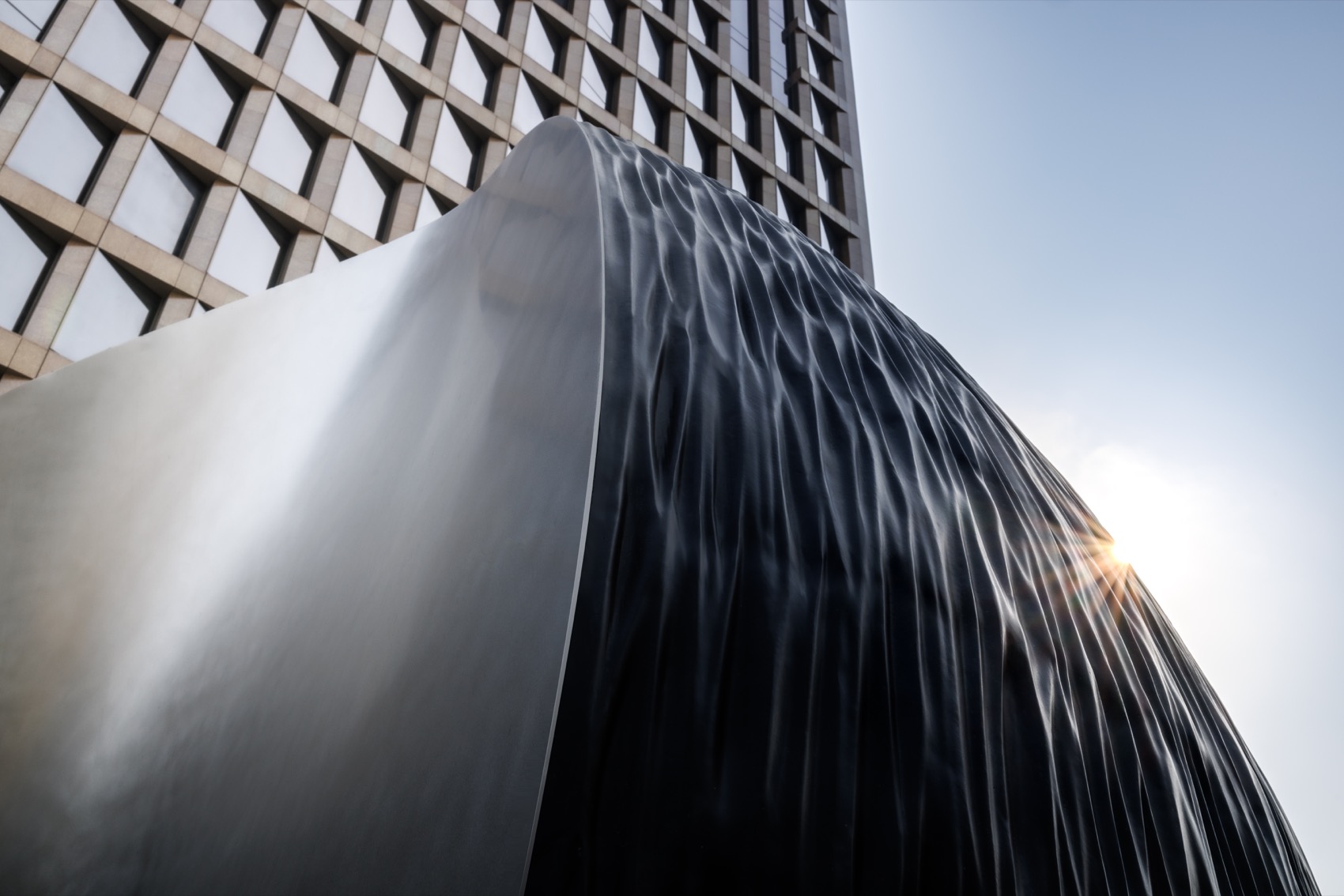 ”The Sun And The Moon” by AaRT - 谷德设计网