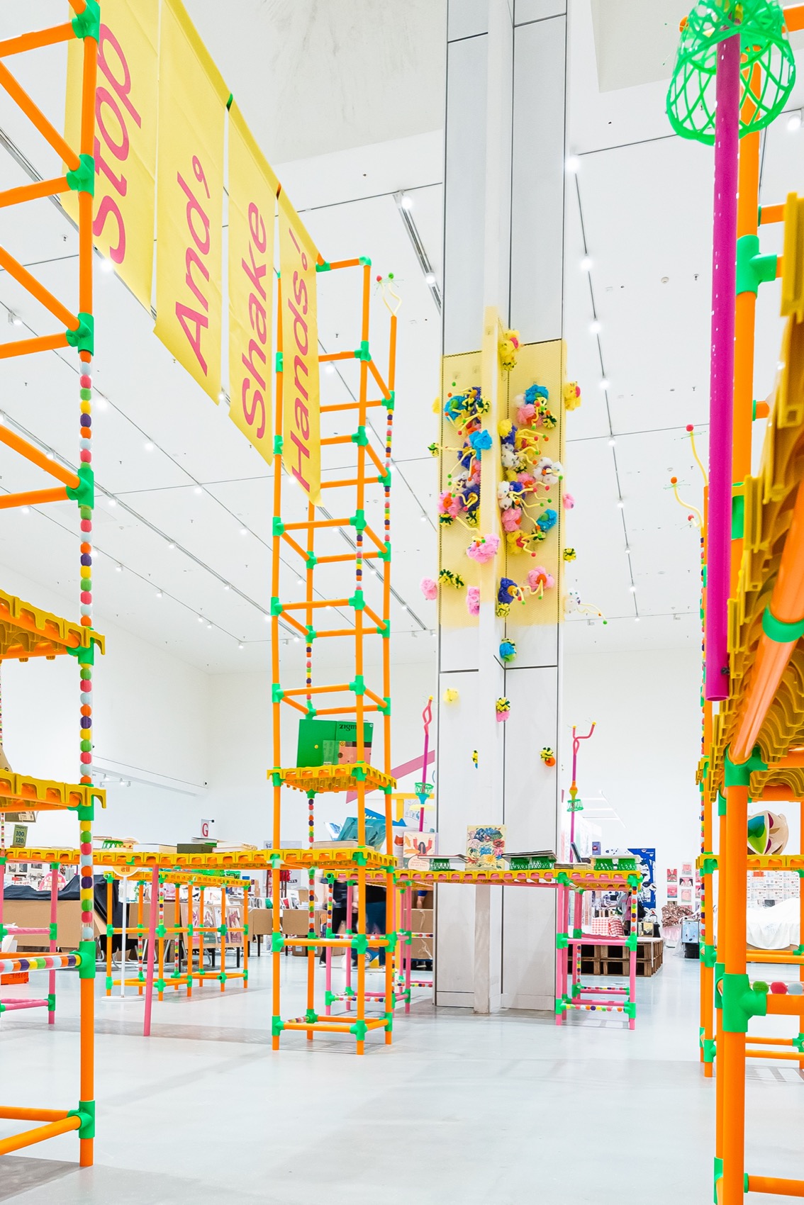 Link City: The Third BIGGER Art Book Fair Theme Installation by Studio Daixin Jizi - 谷德设计网