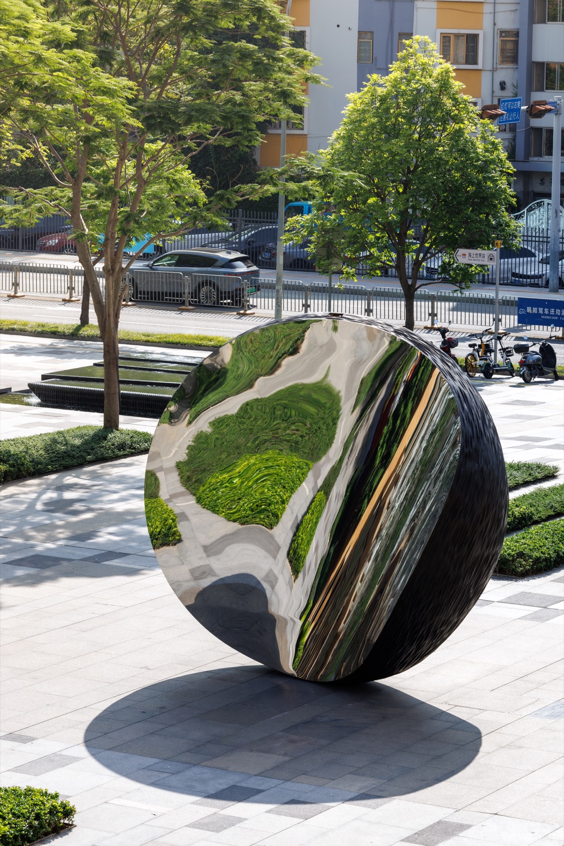 ”The Sun And The Moon” by AaRT - 谷德设计网