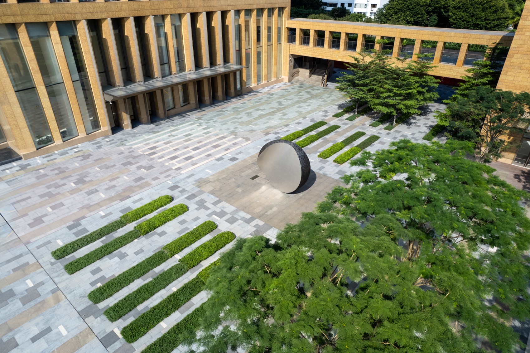 ”The Sun And The Moon” by AaRT - 谷德设计网