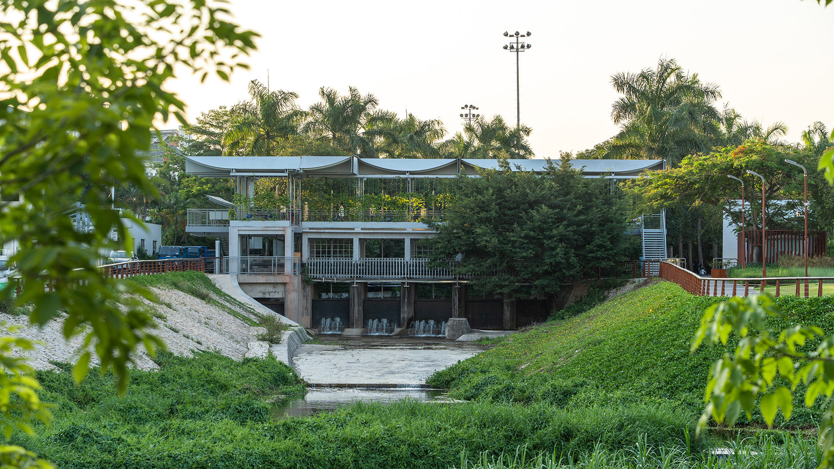 Greenway Design for the Flood Discharge Channel Section of Xili ...