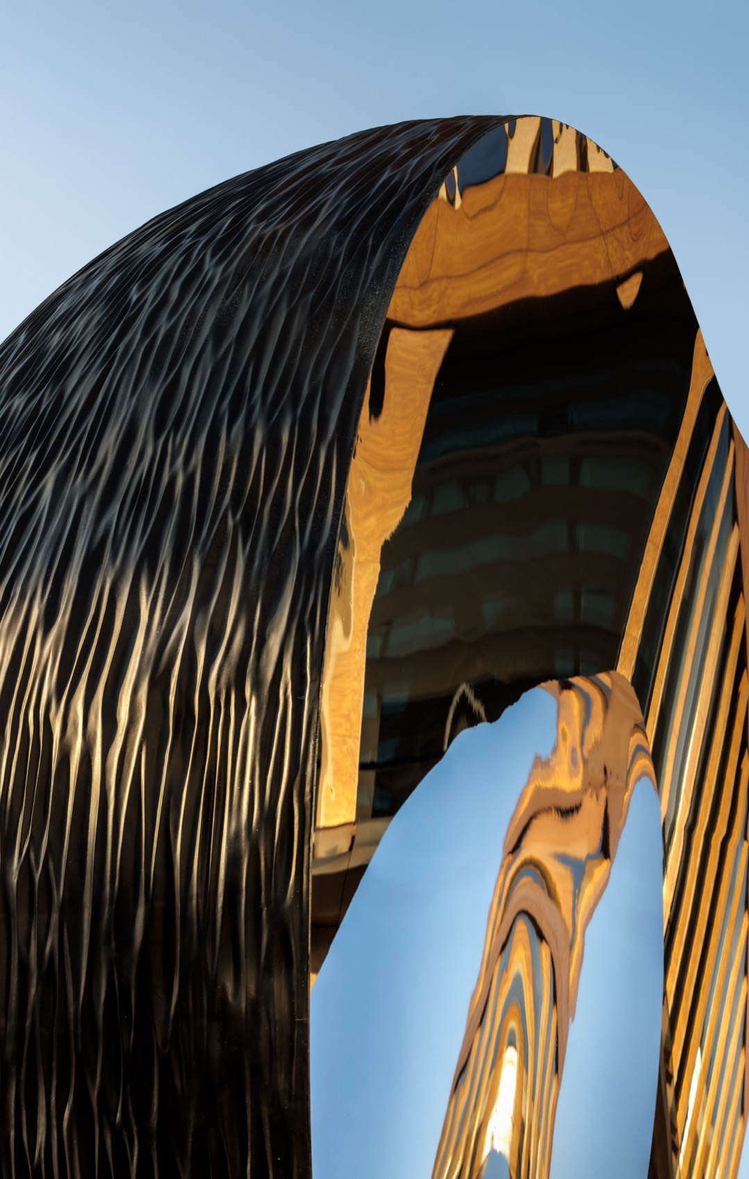 ”The Sun And The Moon” by AaRT - 谷德设计网