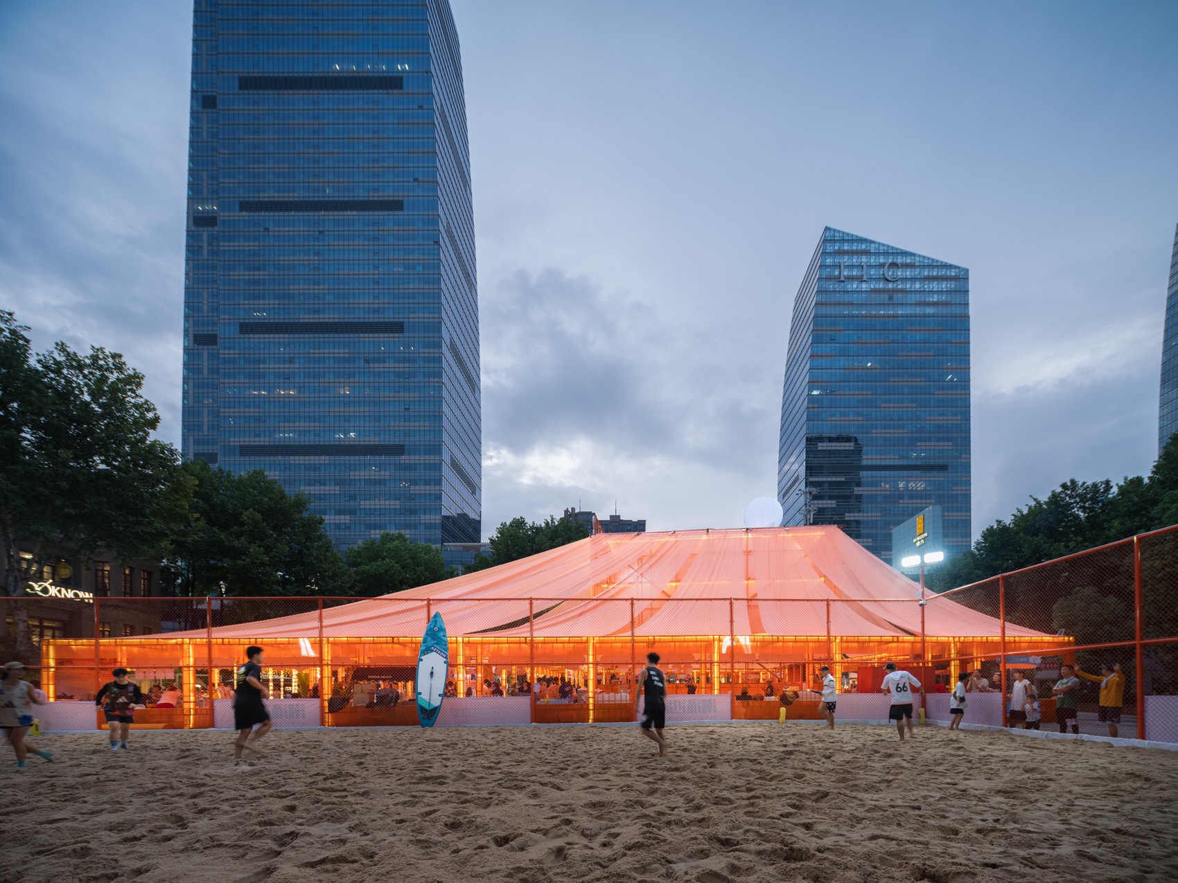 Wuhan Tiandi “DIVE IN SUMMER”by UAO - 谷德设计网