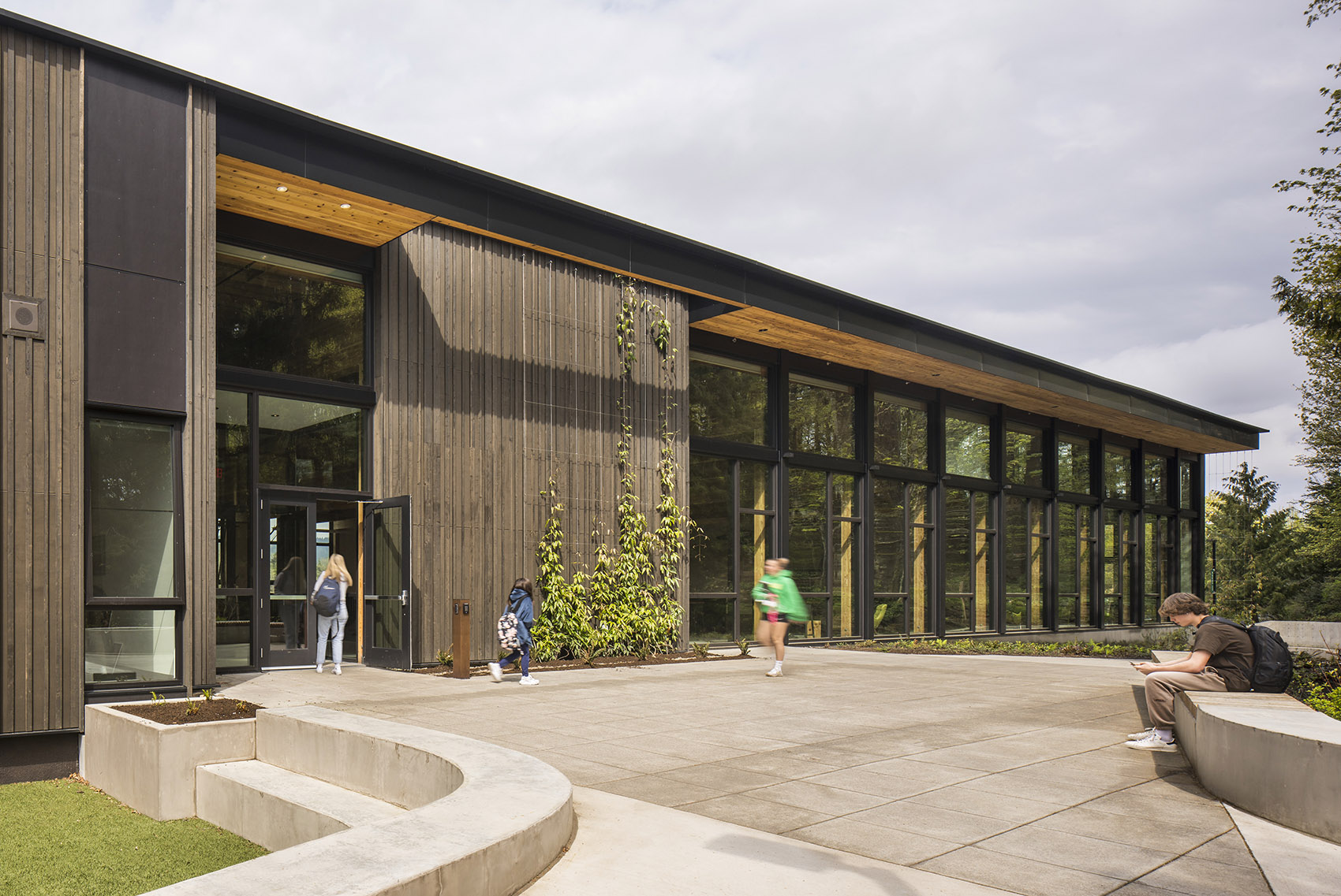Oregon Episcopal School Athletic Center by Hacker - 谷德设计网