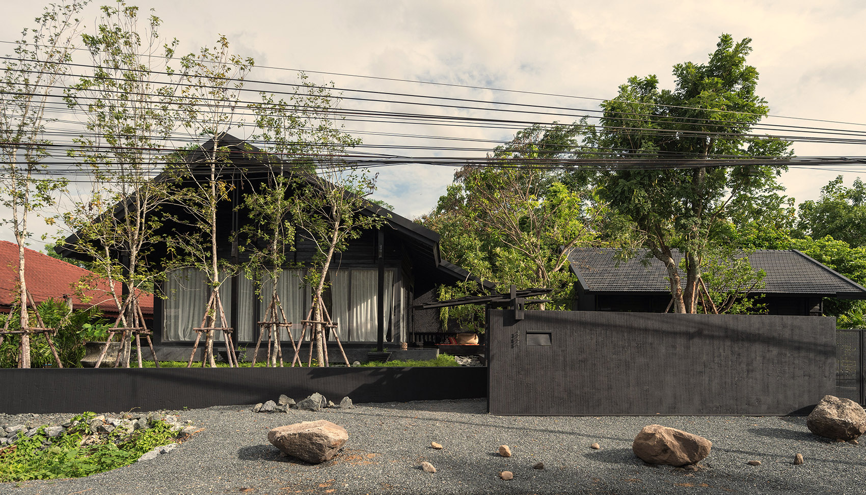 Baan Dam by Housescape Design Lab - 谷德设计网